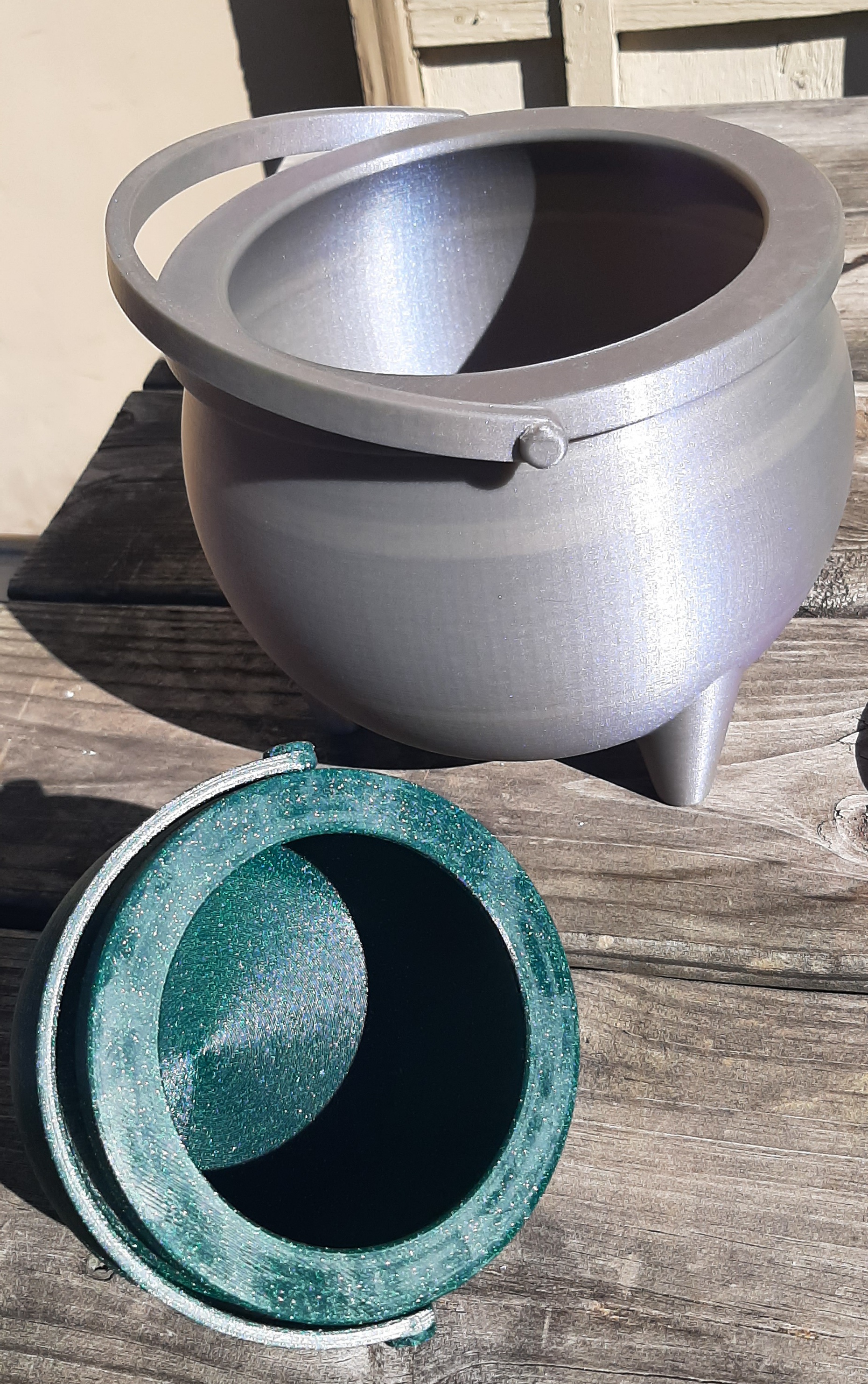Cauldron, no supports, articulated print in place handle, lid or light ...