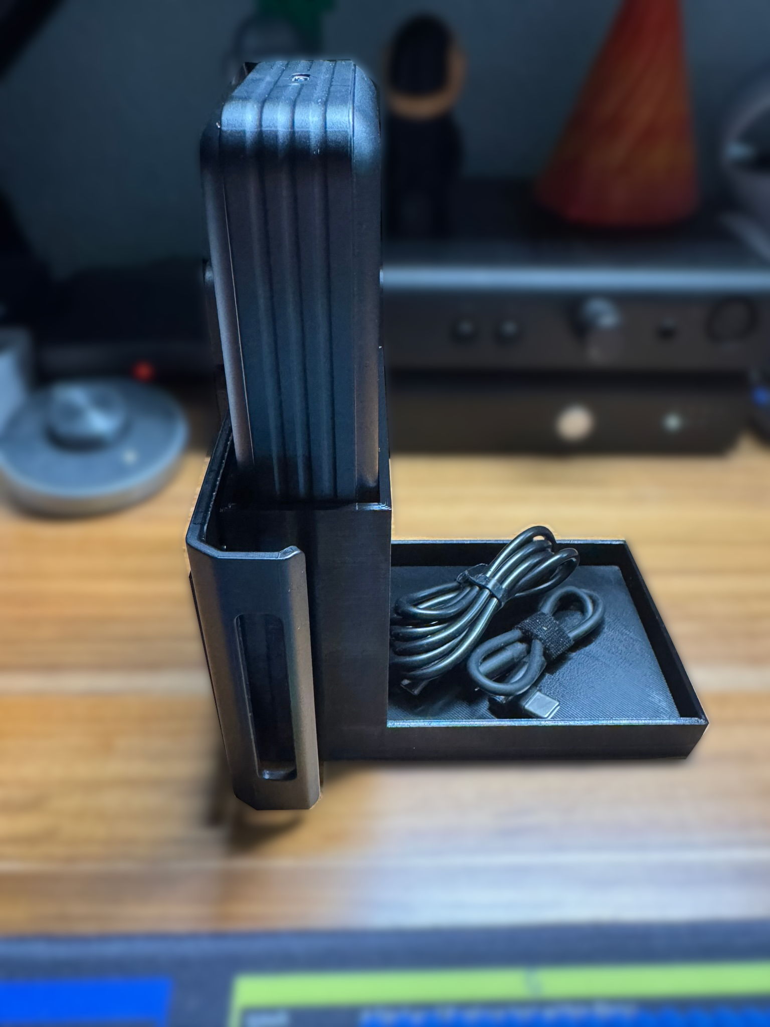 Steam Deck Battery Bank Stand by ShaneTalksTech | Download free STL ...
