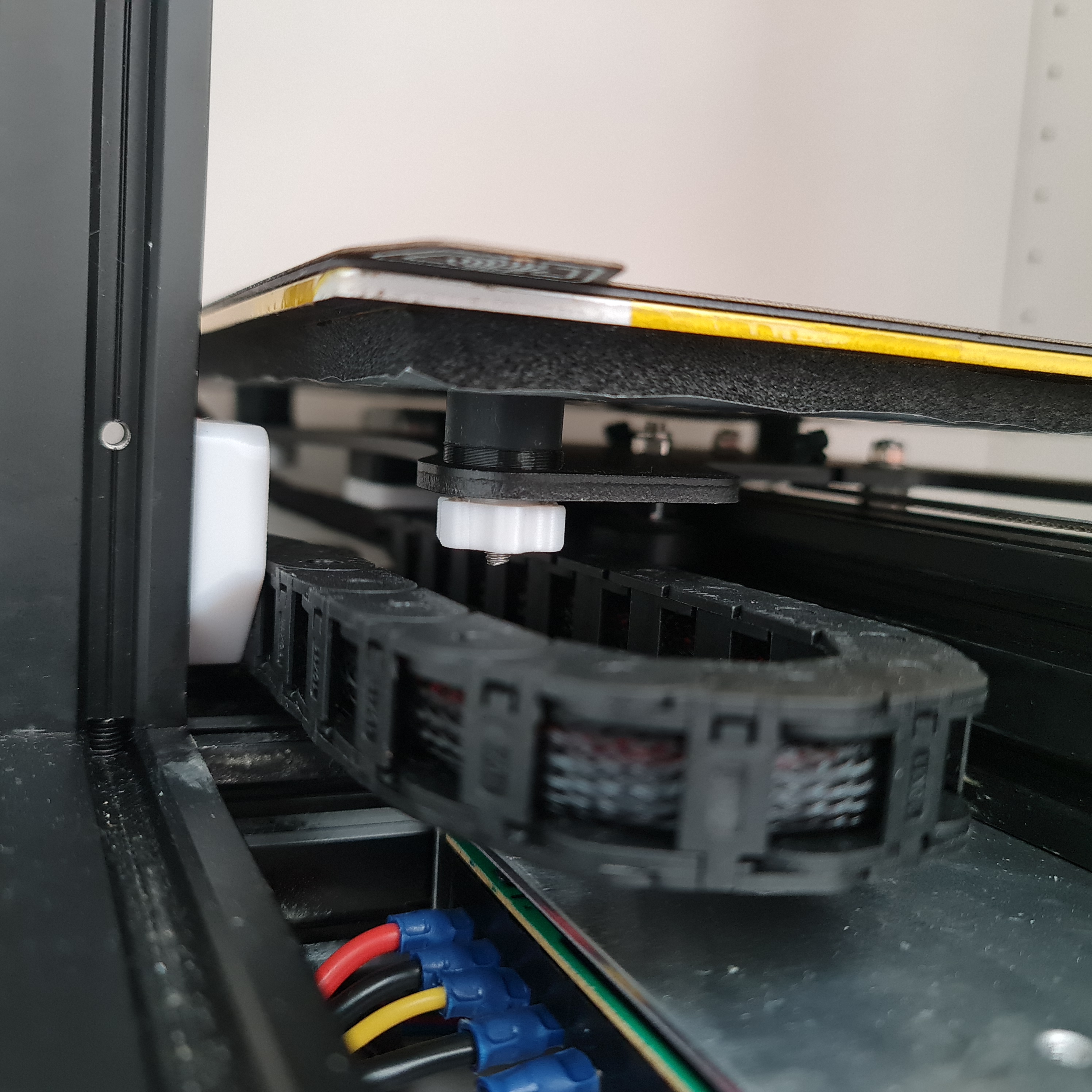 Ender 3 Pro Y-Axis Cable Chain (Switchwire Style) by silpstream ...