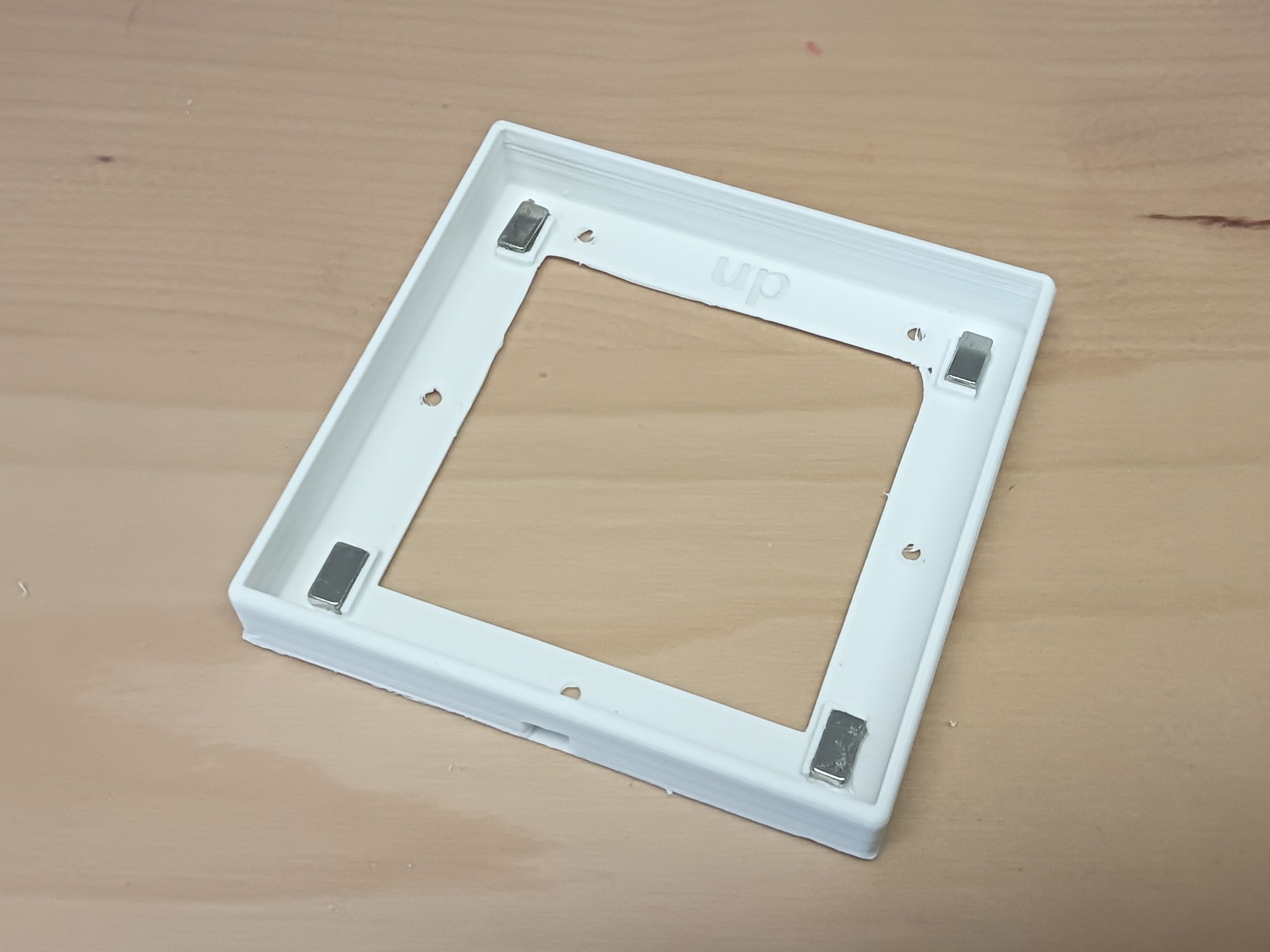 OpenSCAD ZG-101ZS wall mount frame with magnets by Starwhooper ...