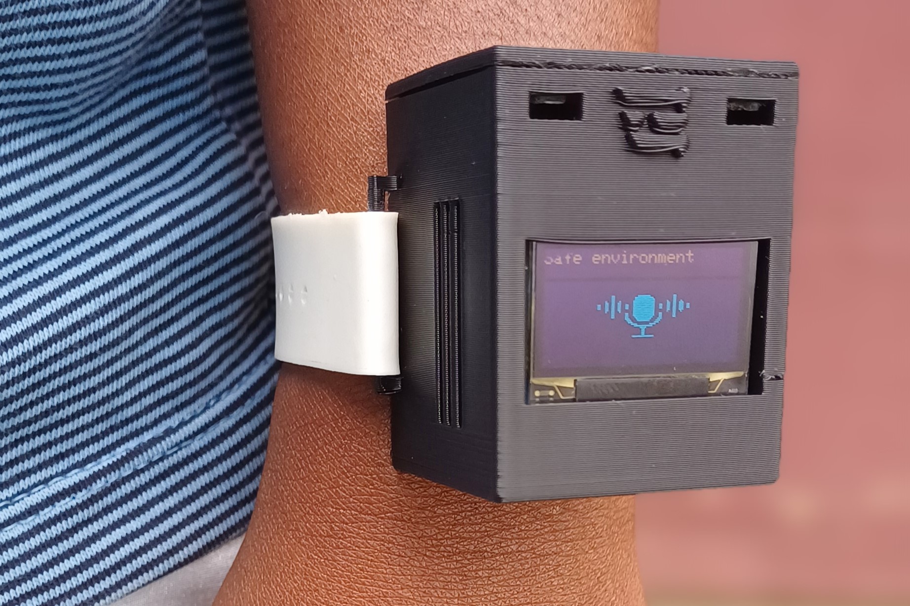 Seeed Studio XIAO ESP32S3 (Sense) wearable case by Solomon Githu ...
