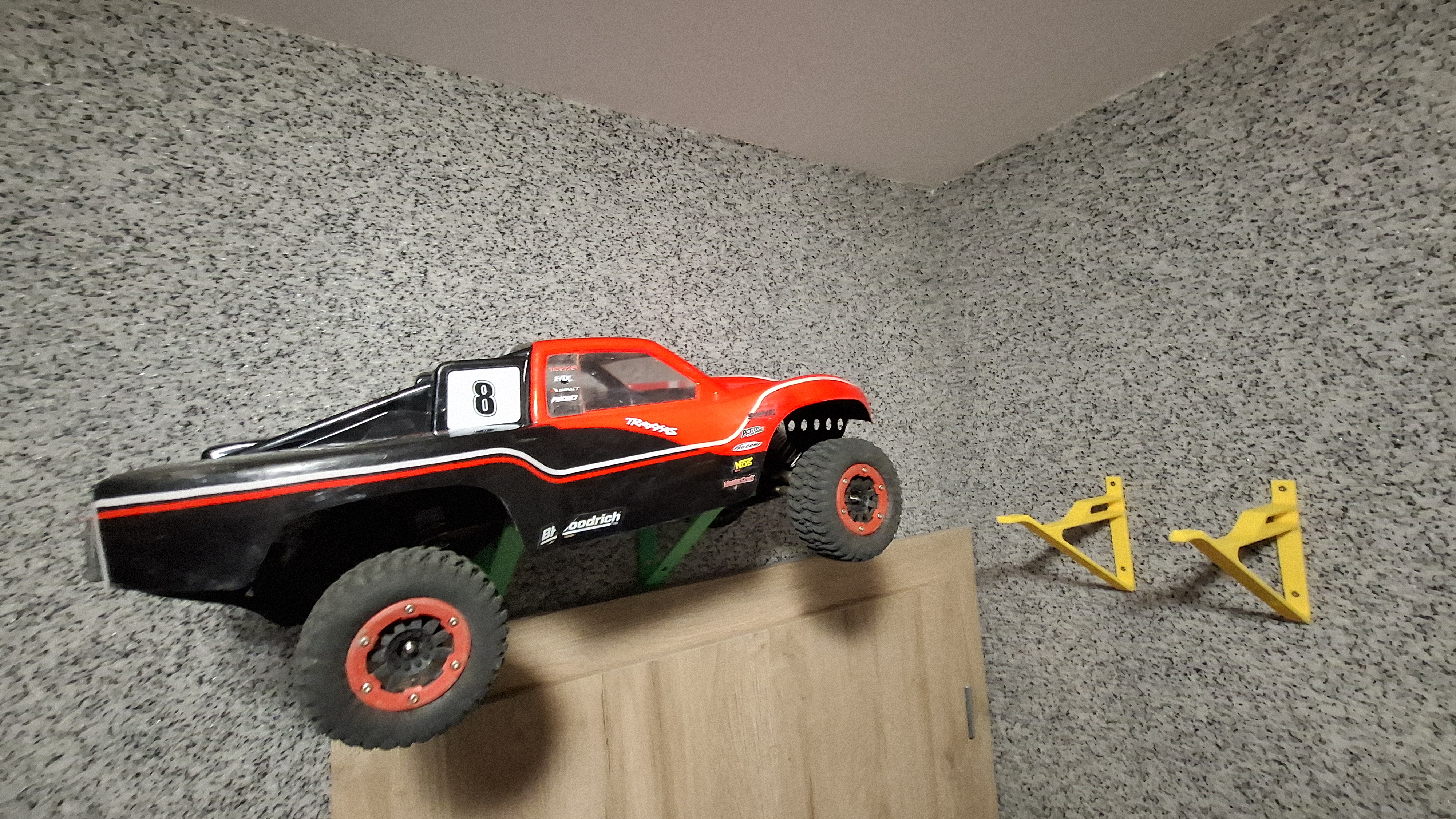 Traxxas Slash - wall mount horizontal 2WD / 4WD by Peter3D | Download ...