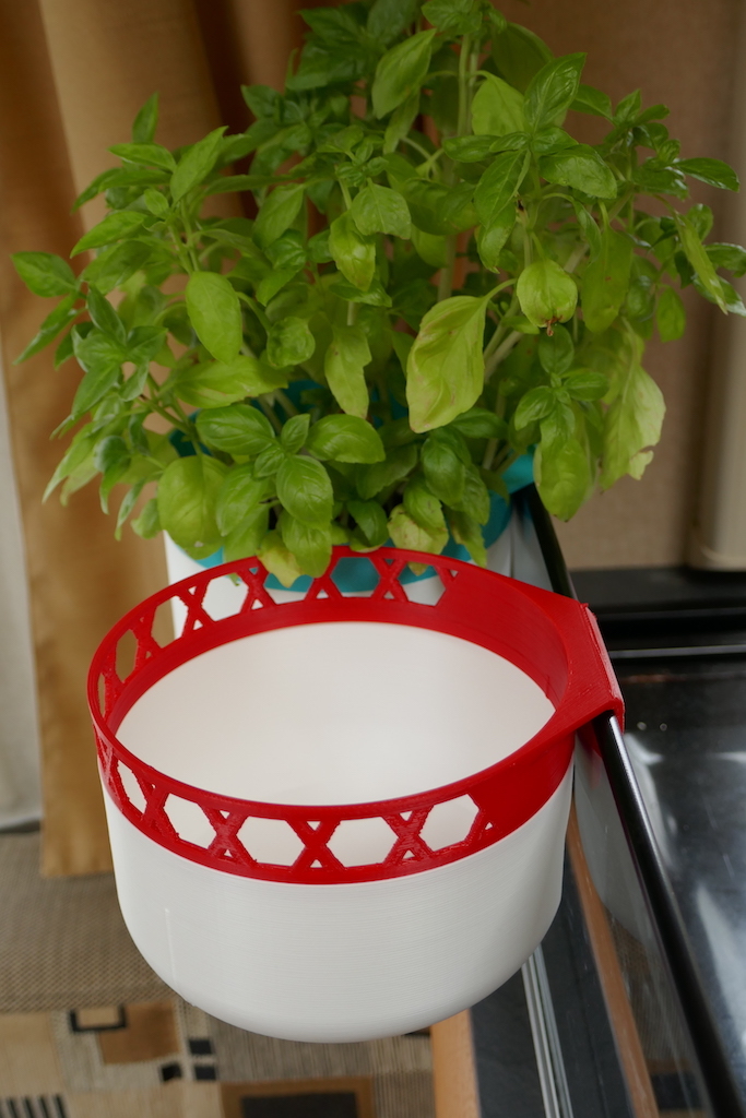 Clip-on pots (with suction cup) by bb_prints | Download free STL model ...