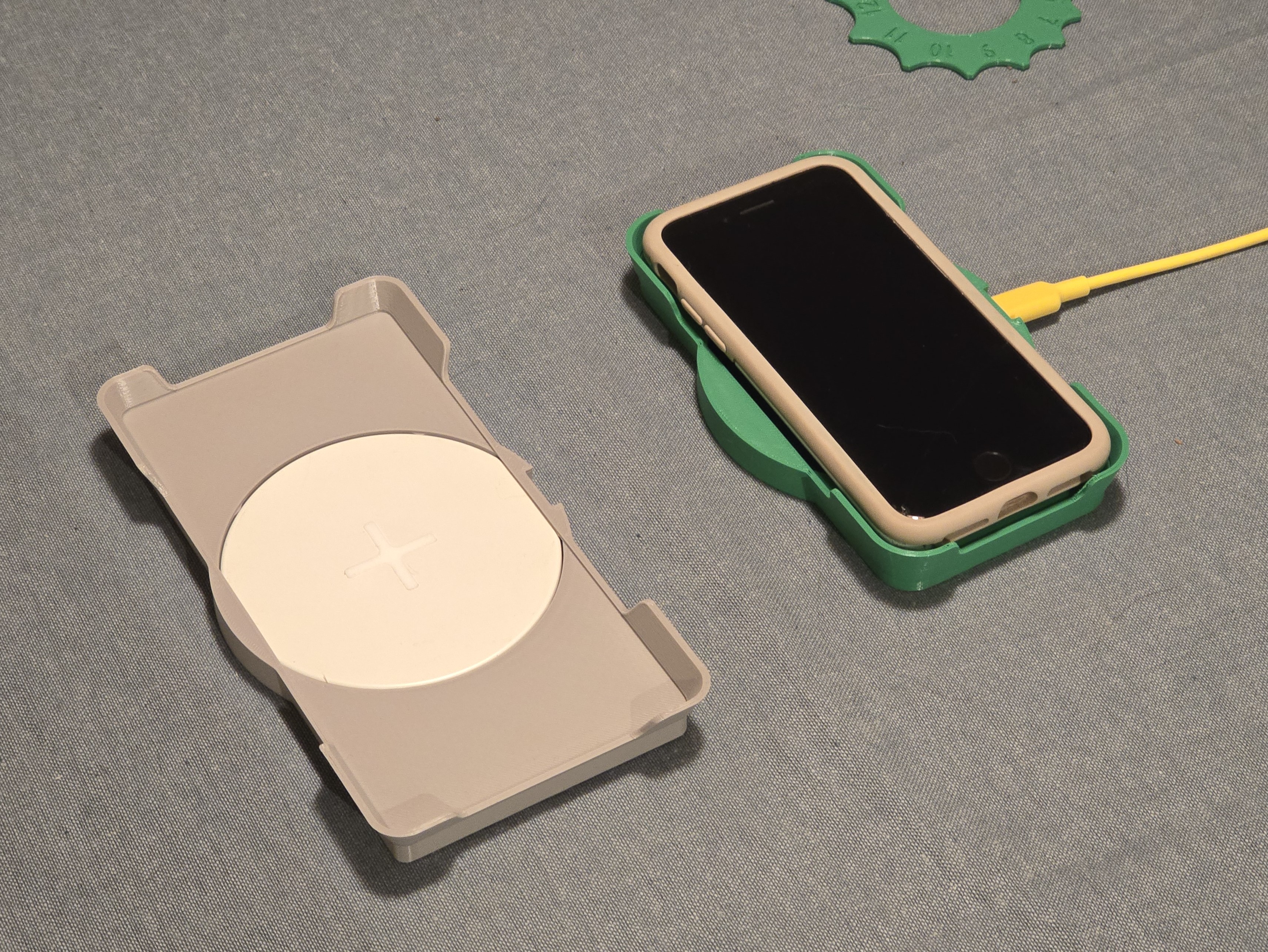 Parametric Phone Tray for IKEA Wireless Charger by Victor | Download ...