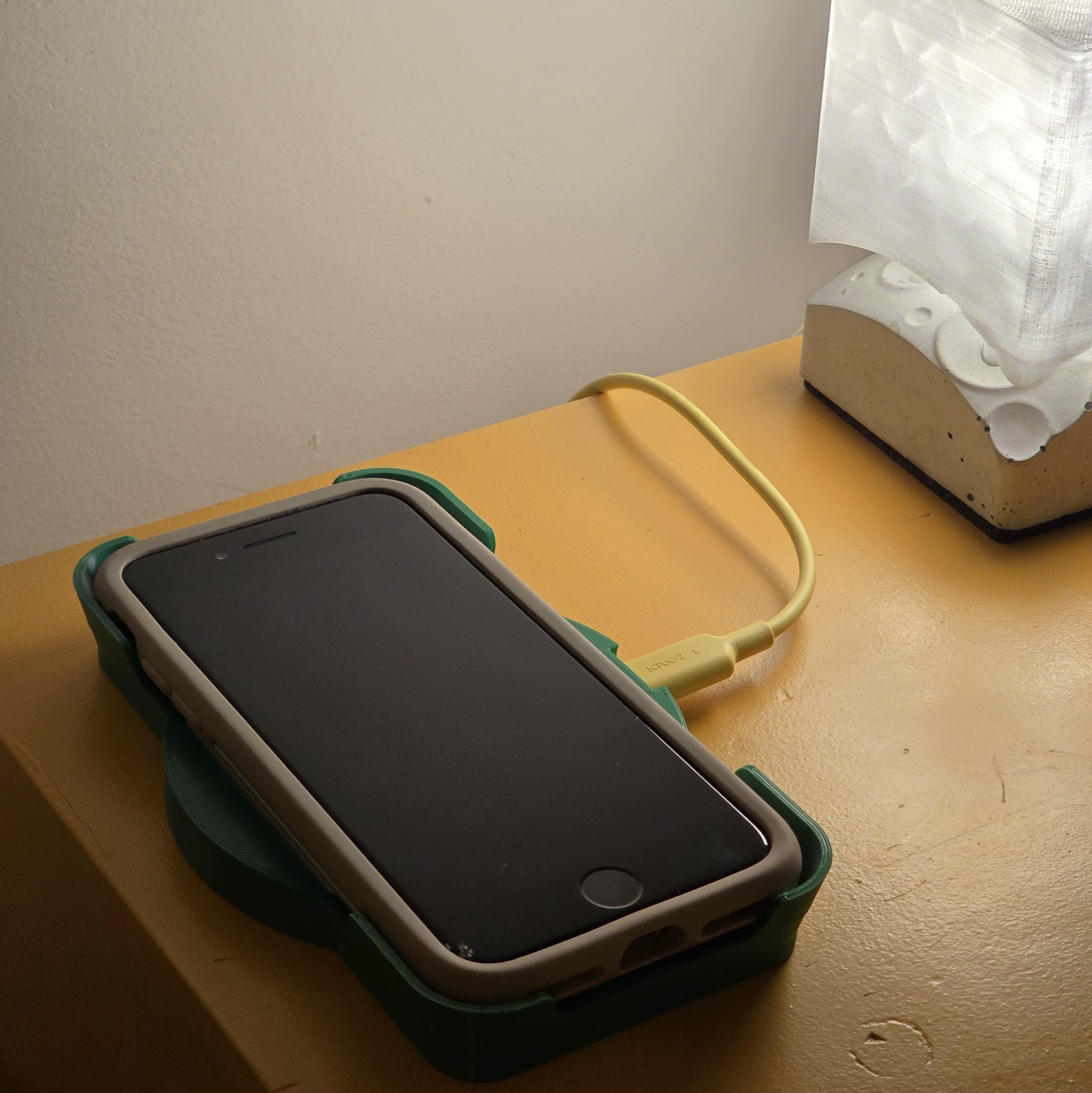 Parametric Phone Tray for IKEA Wireless Charger by Victor | Download ...