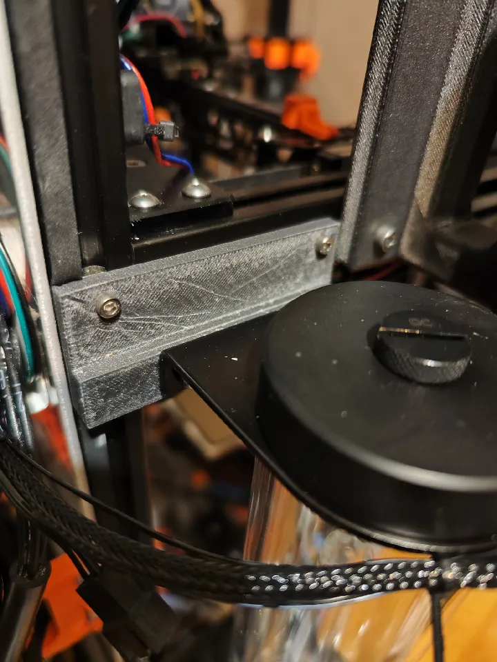 VZ Bot 235 Pump Mount by chrischan | Download free STL model ...