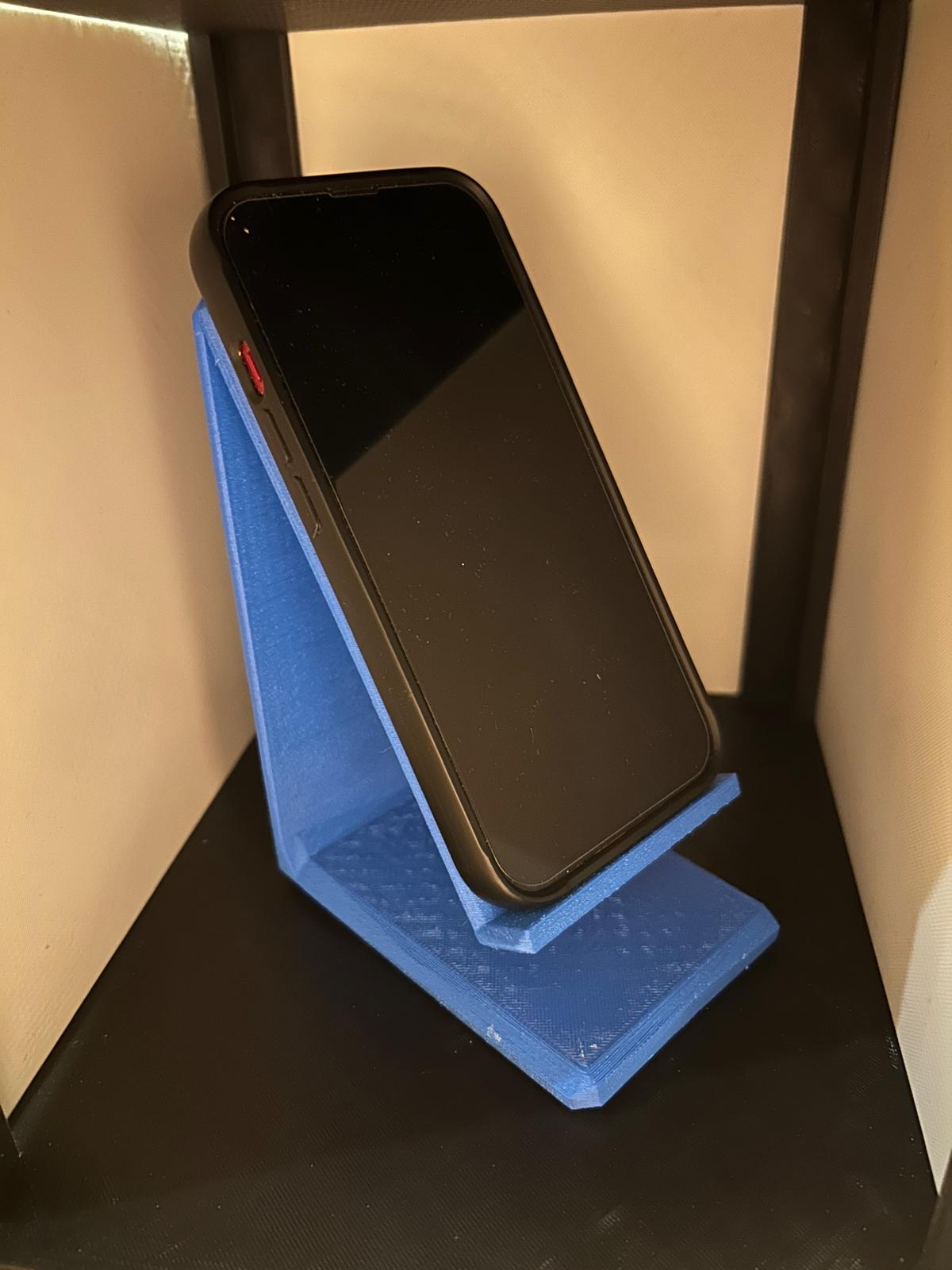 Light Low Poly smartphone stand by CB Prints | Download free STL model ...