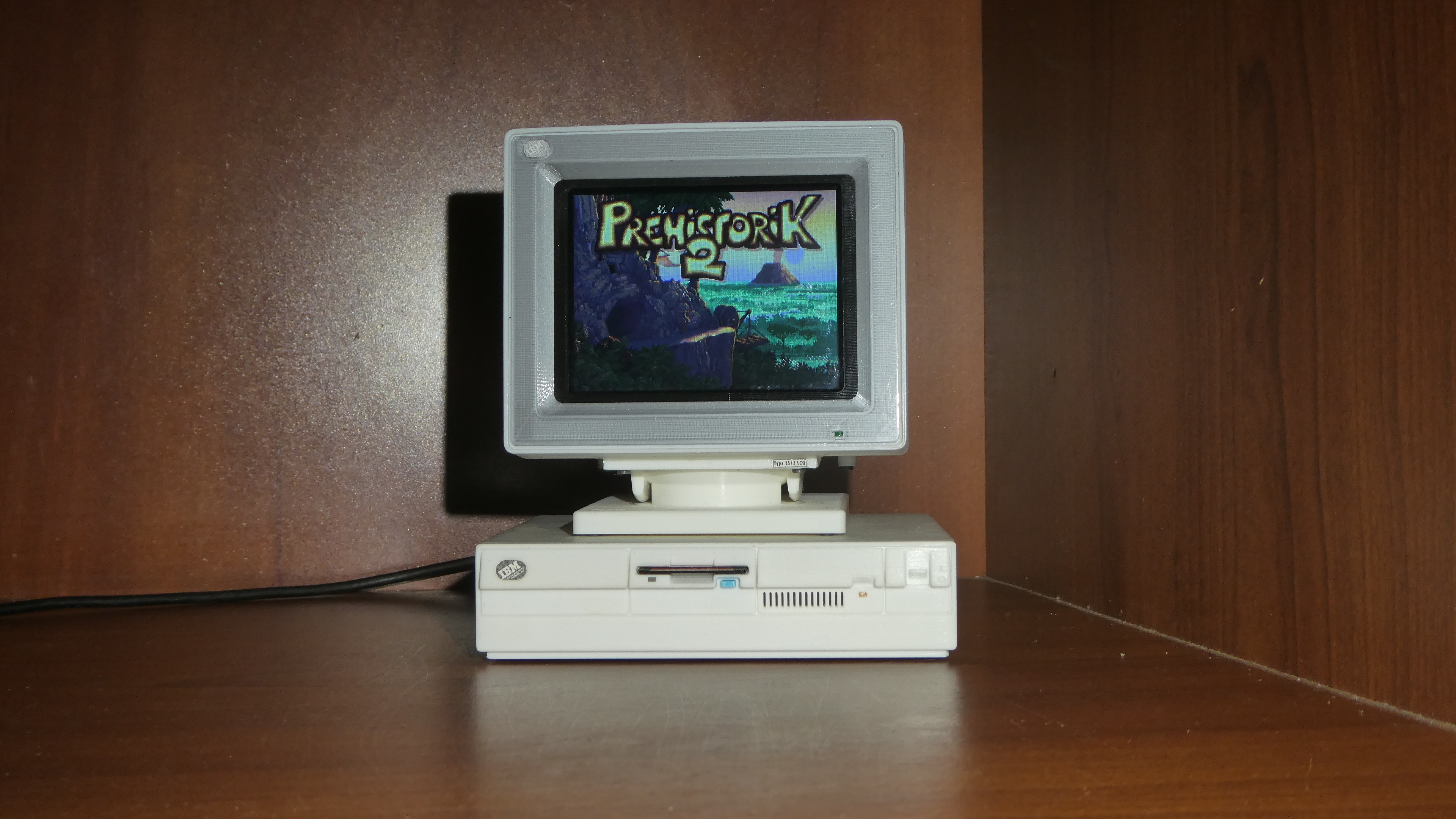 IBM PS/2 Color Display 8512 - TFT 2.8 inch + ESP32 mod par Tol ...