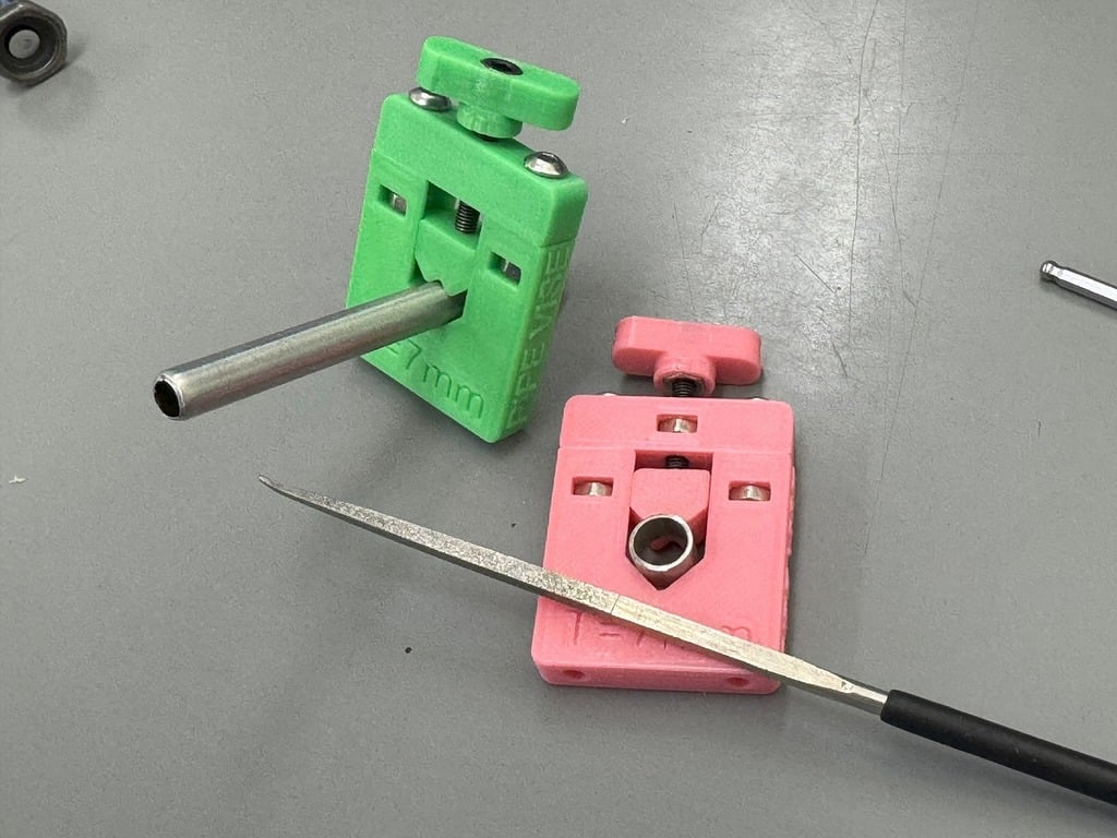Mini Pipe vise Φ1~5mm&5~10mm by kiwamu | Download free STL model ...