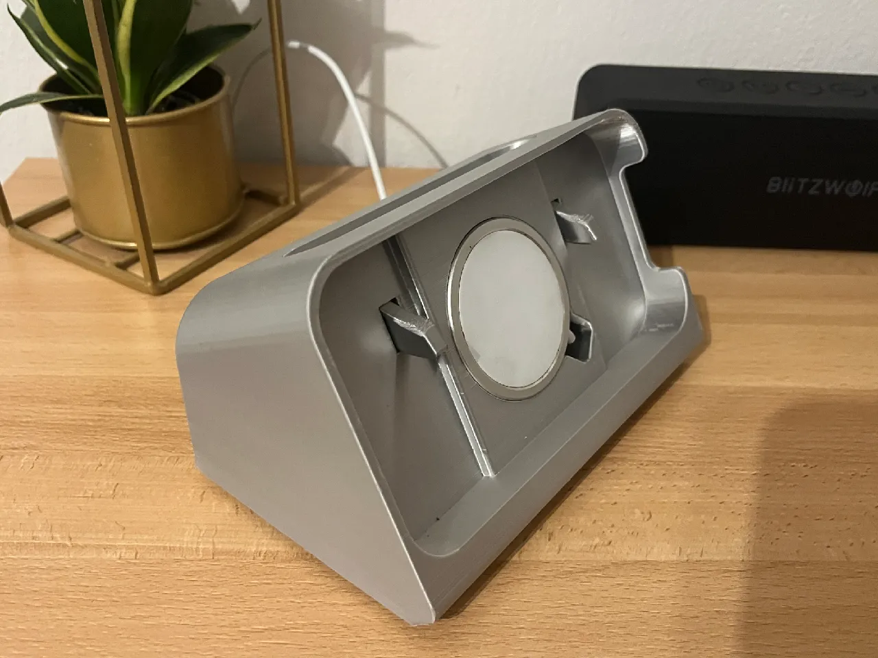 iPhone 13 dock (Scott Yu-Jan/OVERWERK design) by Vger1981 | Download ...