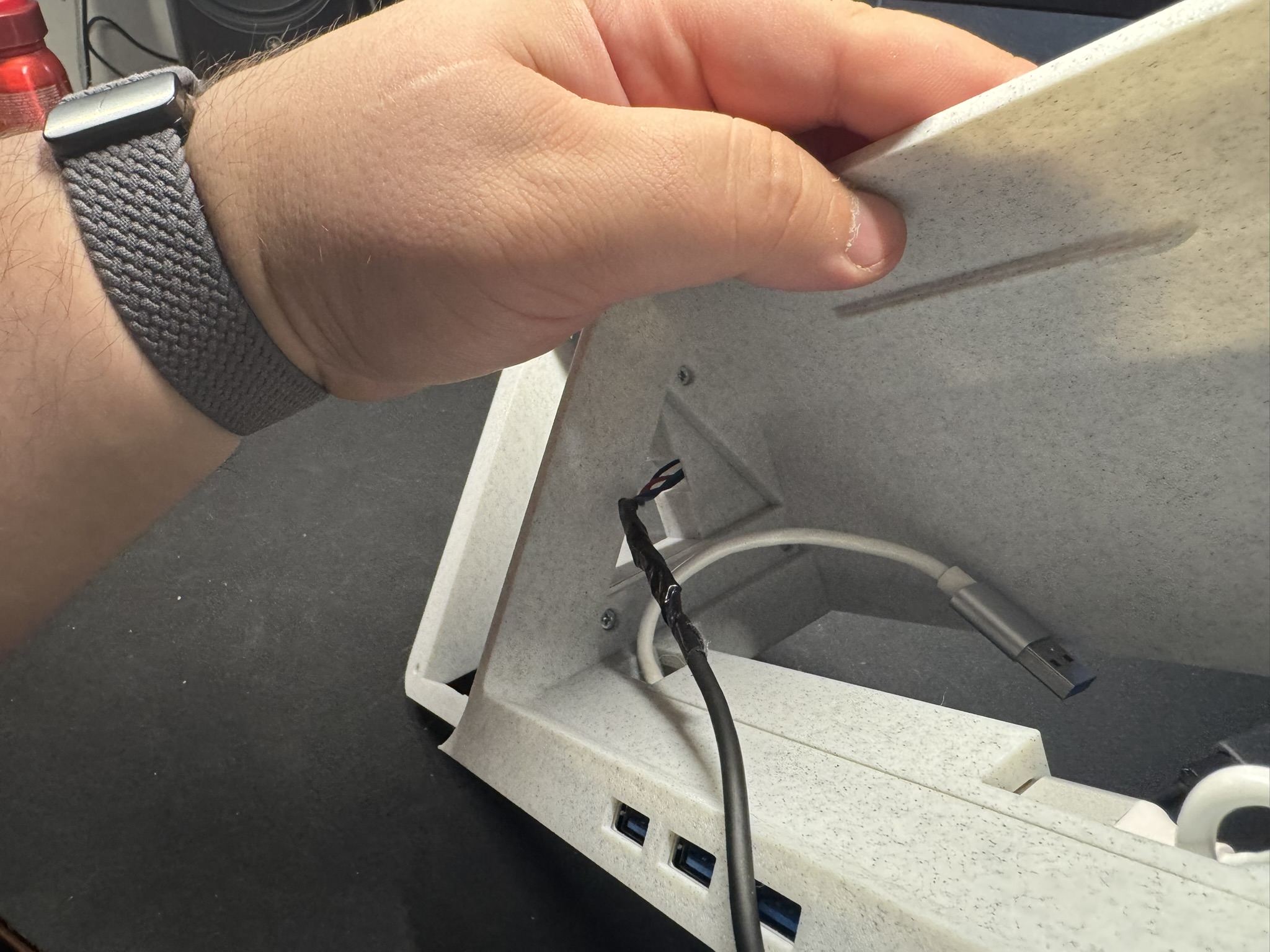 PC Panel Pro stand with integrated USB by BUFU | Download free STL ...