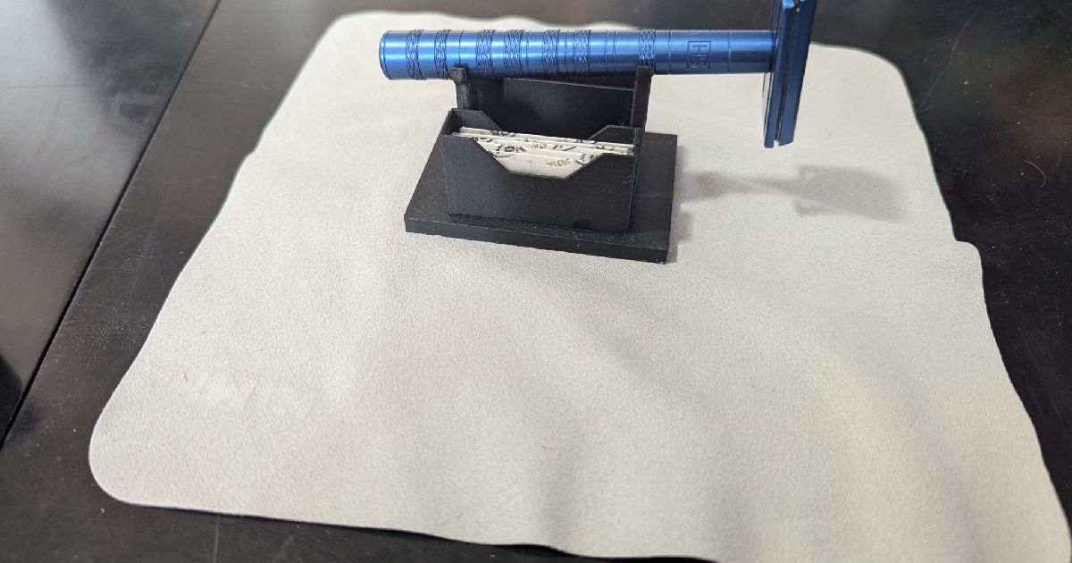 Safety Razor Stand (Henson AL13) by TheGringoSerrano | Download free ...