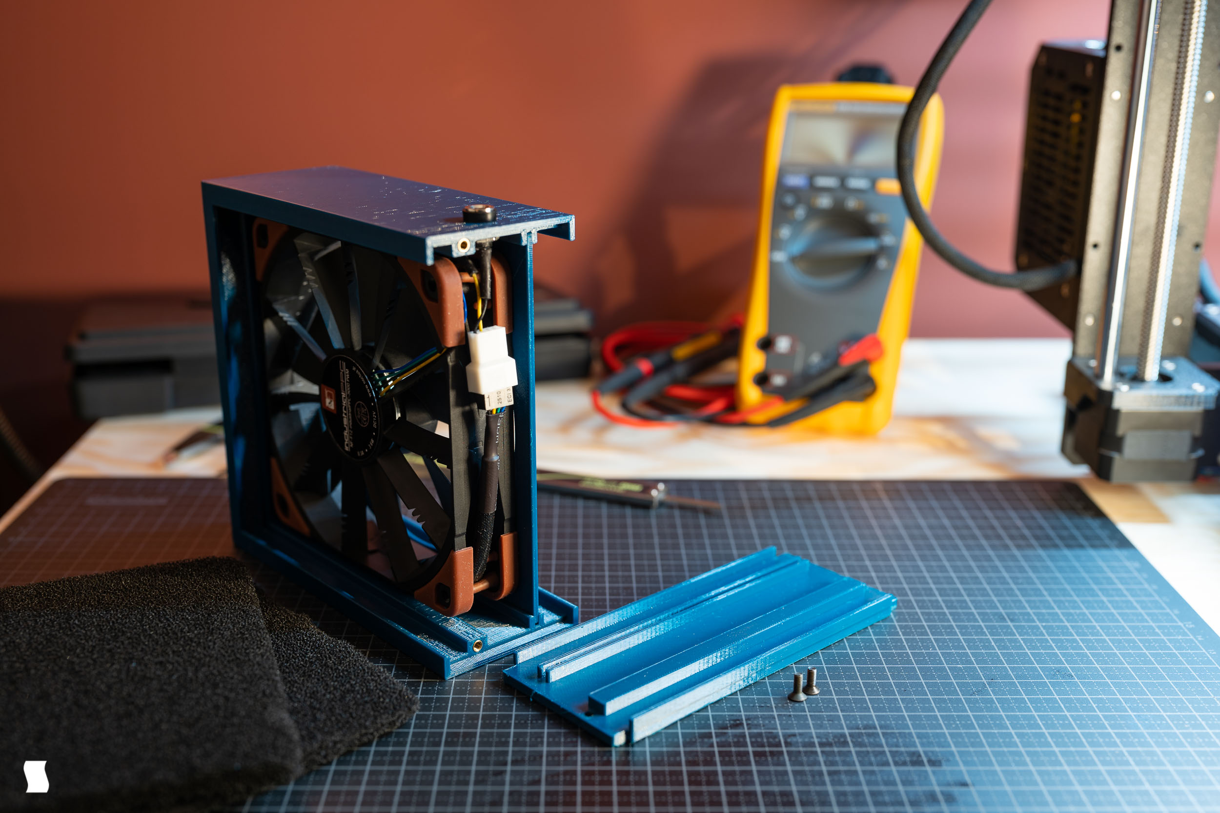 Minimalistic Solder Fume Extractor by Pathduck | Download free STL ...