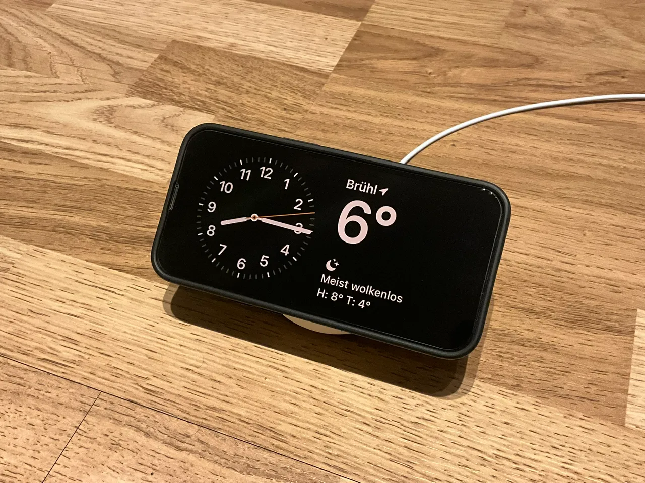 MagSafe Charger Stand by Lukas_B | Download free STL model | Printables.com