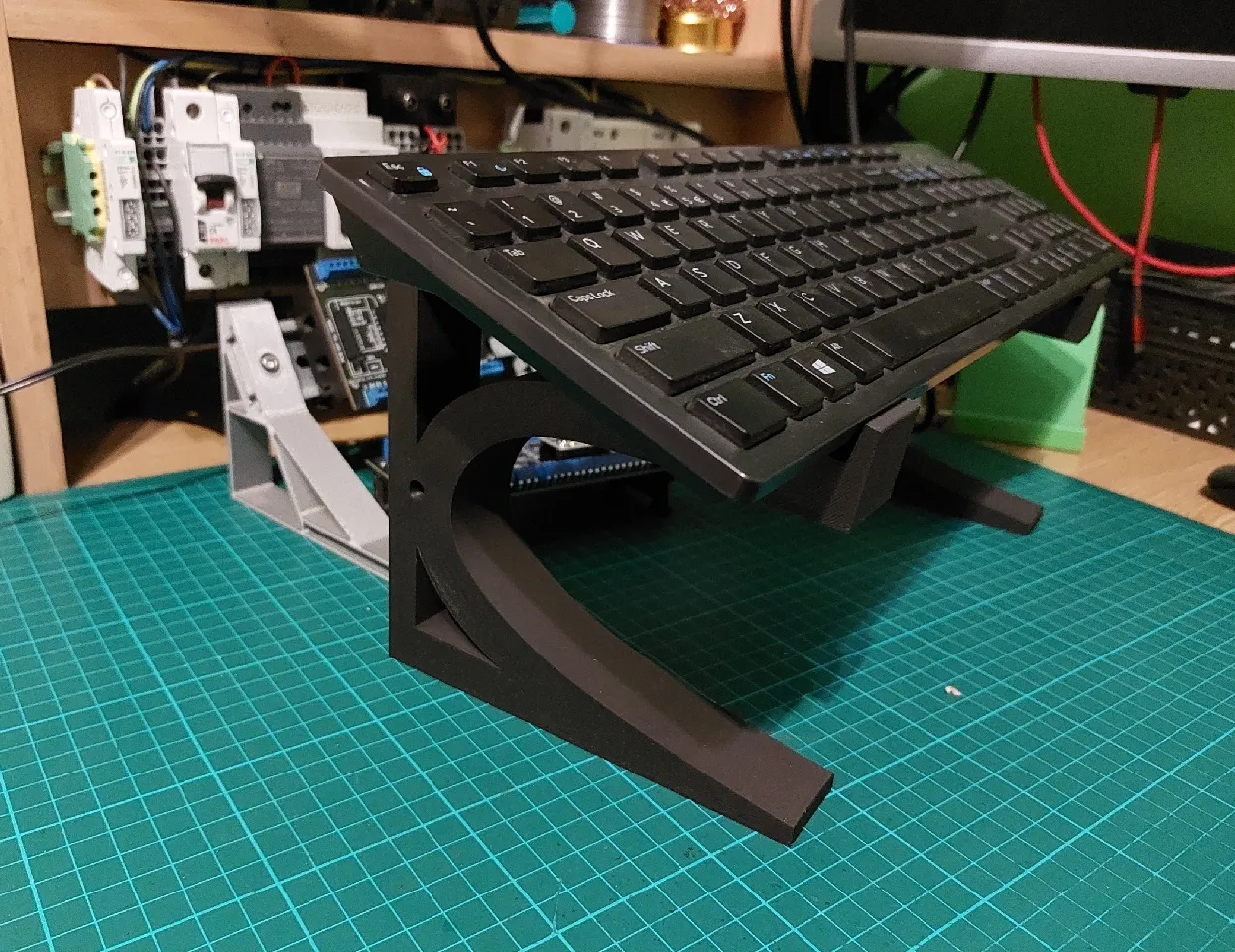 Keyboard stand by Lomax1983 | Download free STL model | Printables.com