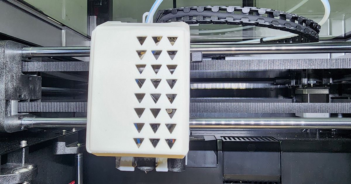 Qidi 4 Plus Tool Head with large triangle pattern by Michael Hathaway ...