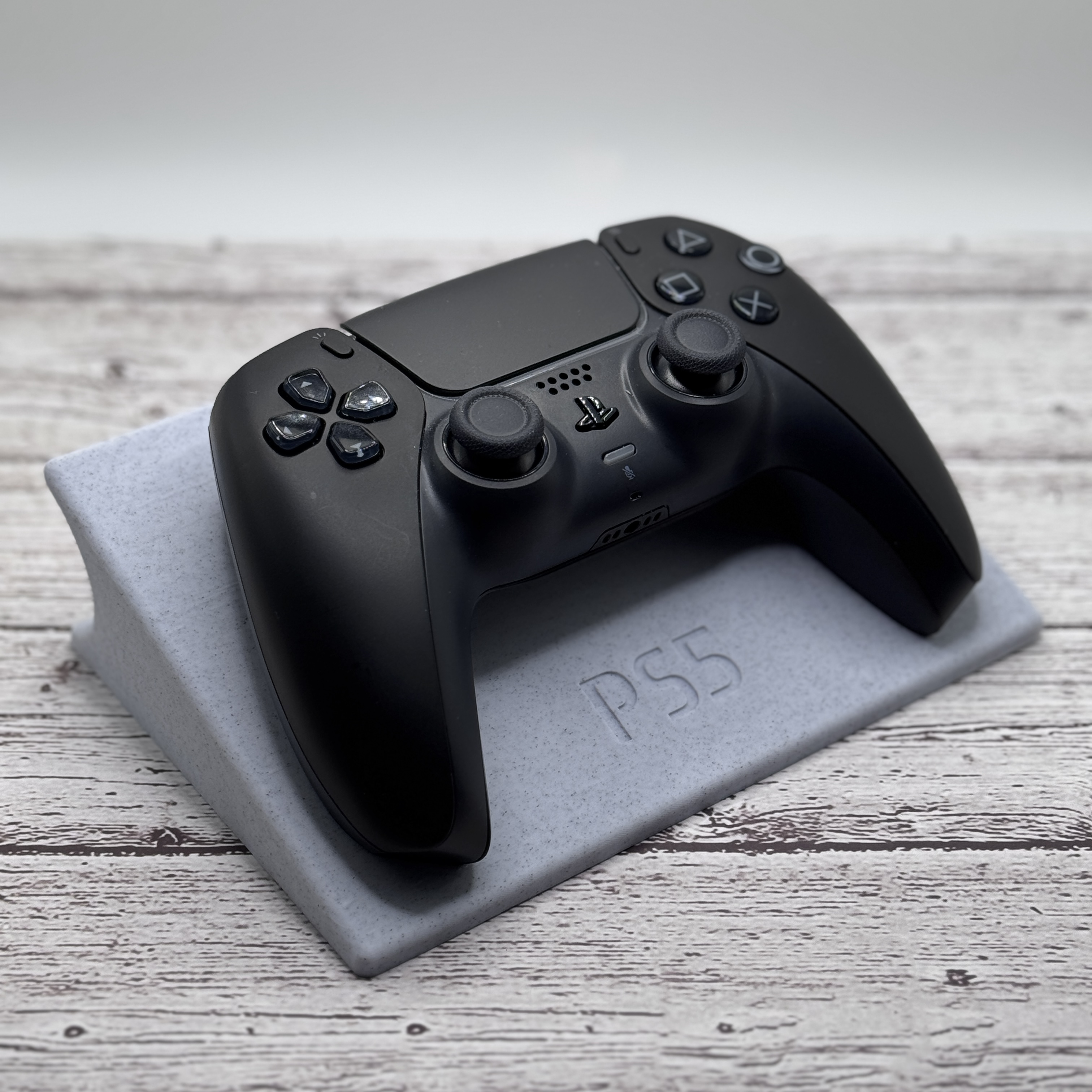 PS5 Dualsense Controller Stand by Noob3dPrinting | Printables Store