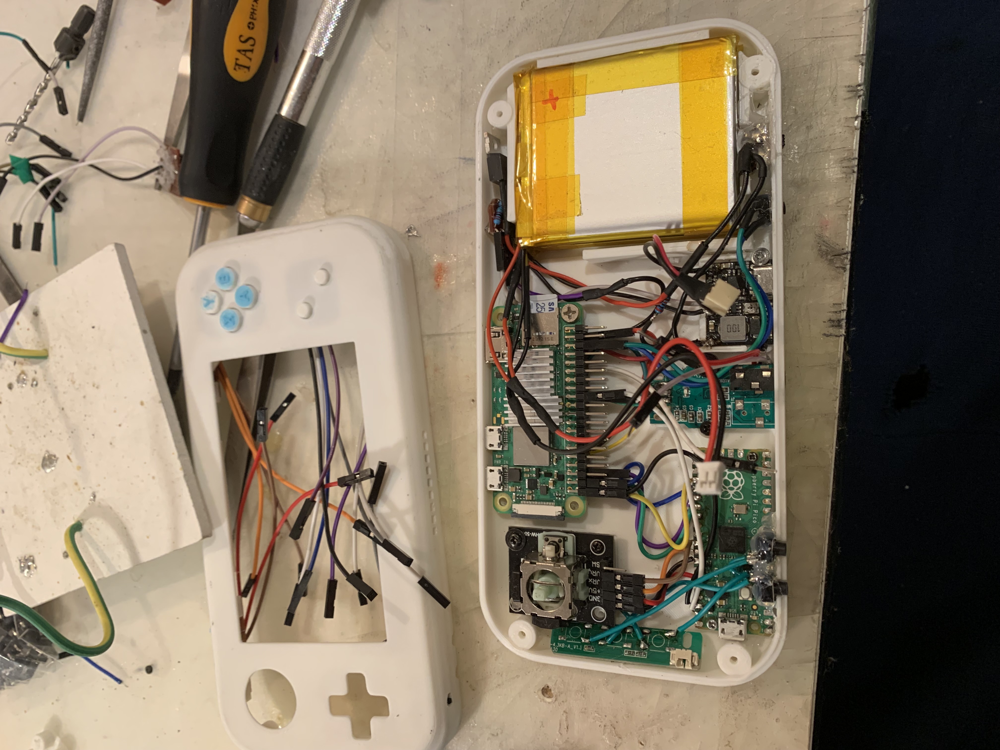 RaspberryPi Zero Retro Console by Vikidaman | Download free STL model ...