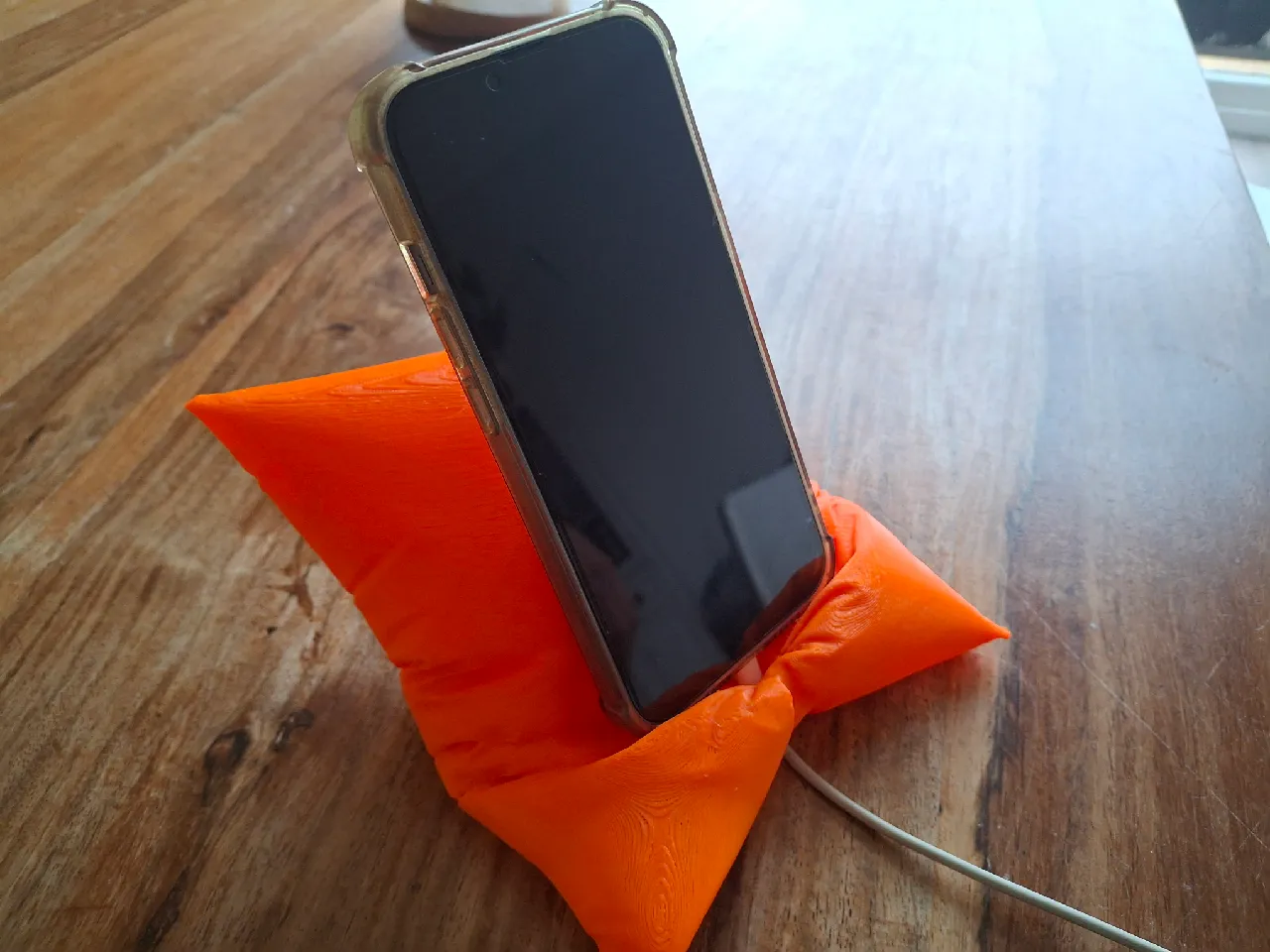 Phone stand: Pillow Phone stand by KingTut | Download free STL model ...