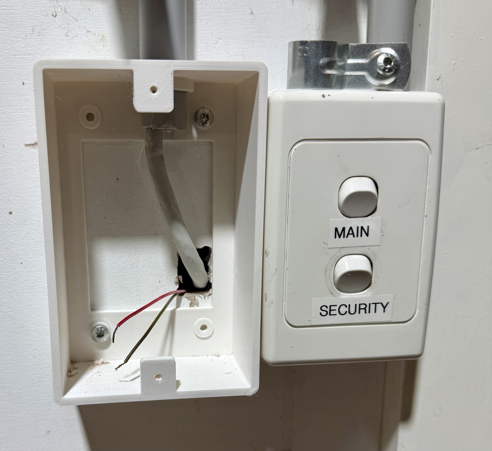 Unifi Access Button (UA-Button) Wall mount box by bernard.m | Download ...