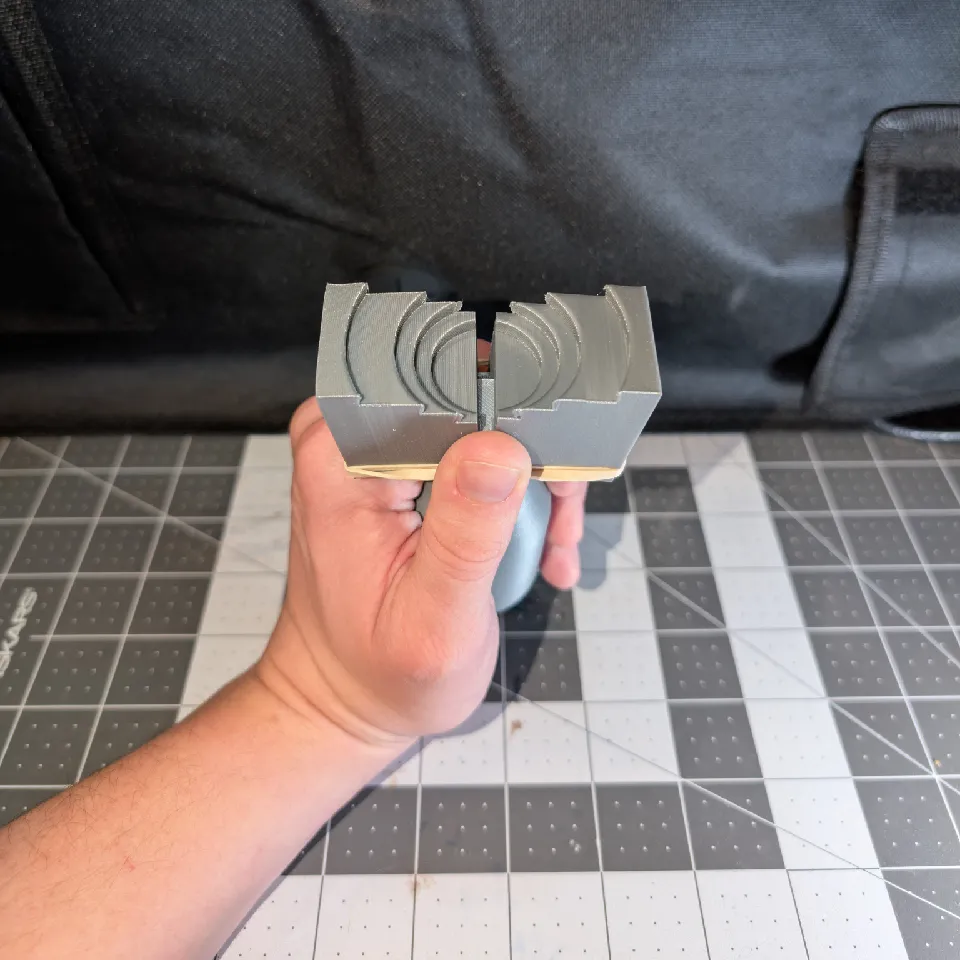 QuickGrip Miniature Holder by WeaBoom | Download free STL model ...