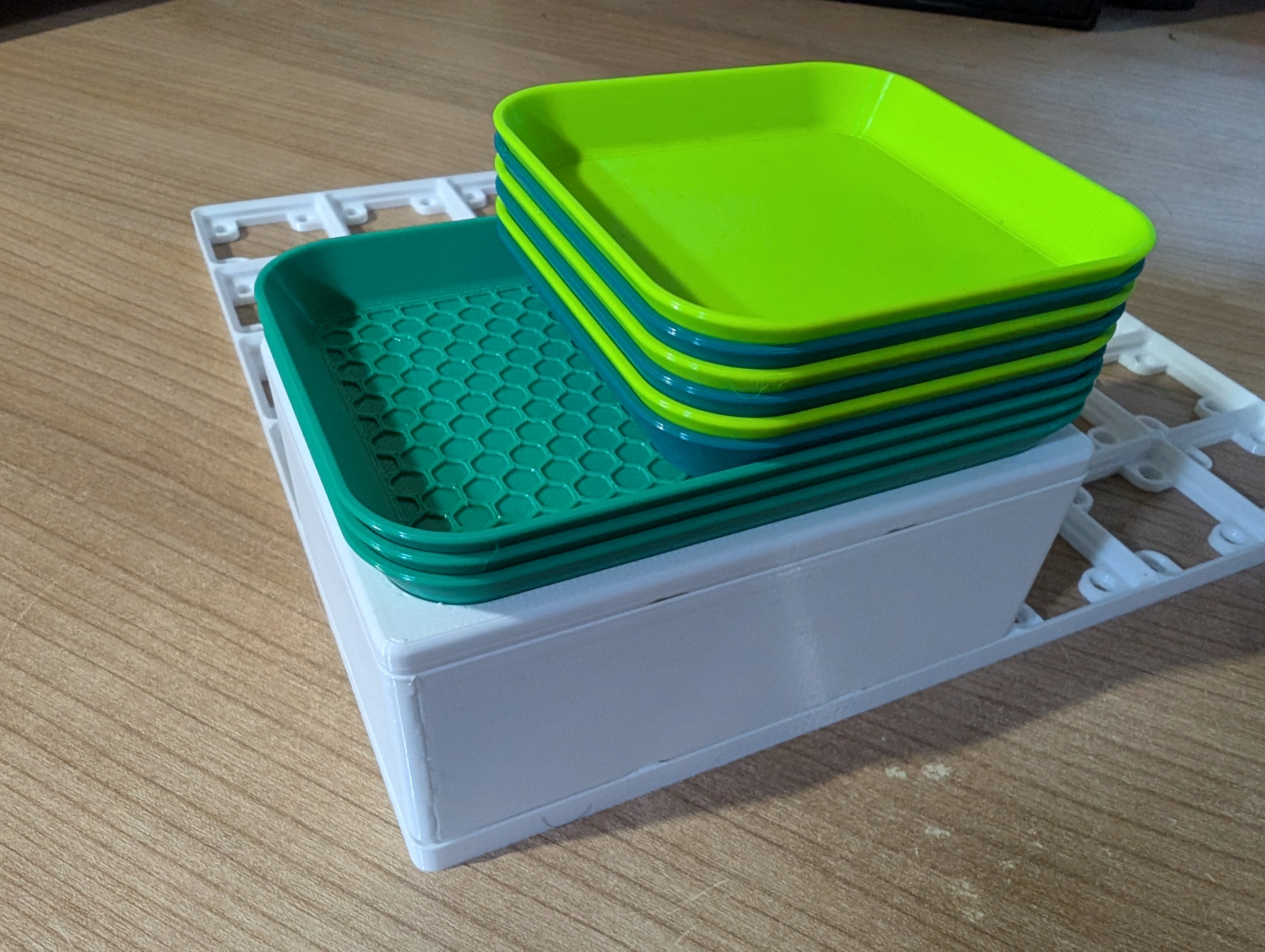 Stackable Trays with Gridfinity Base (5 Sizes) by PeterDesigns ...