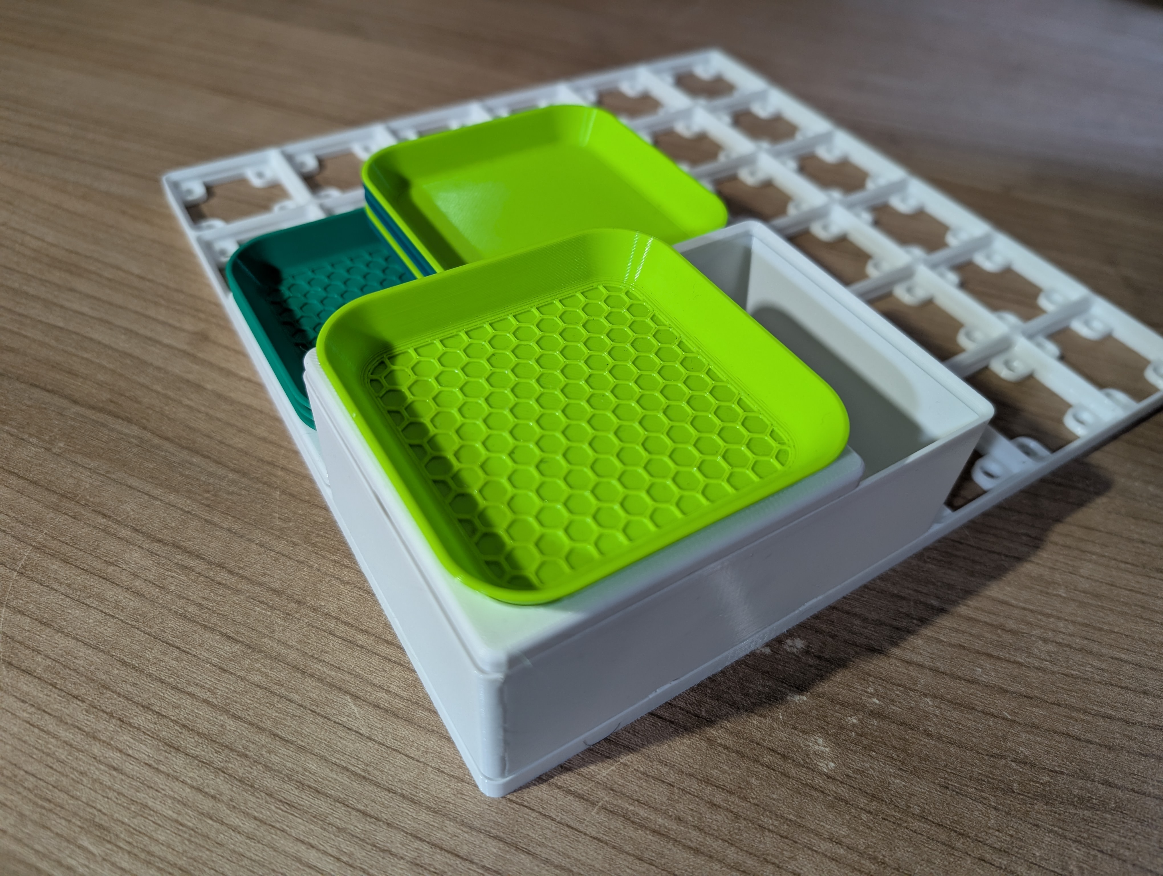 Stackable Trays with Gridfinity Base (5 Sizes) by PeterDesigns | Download free STL model ...