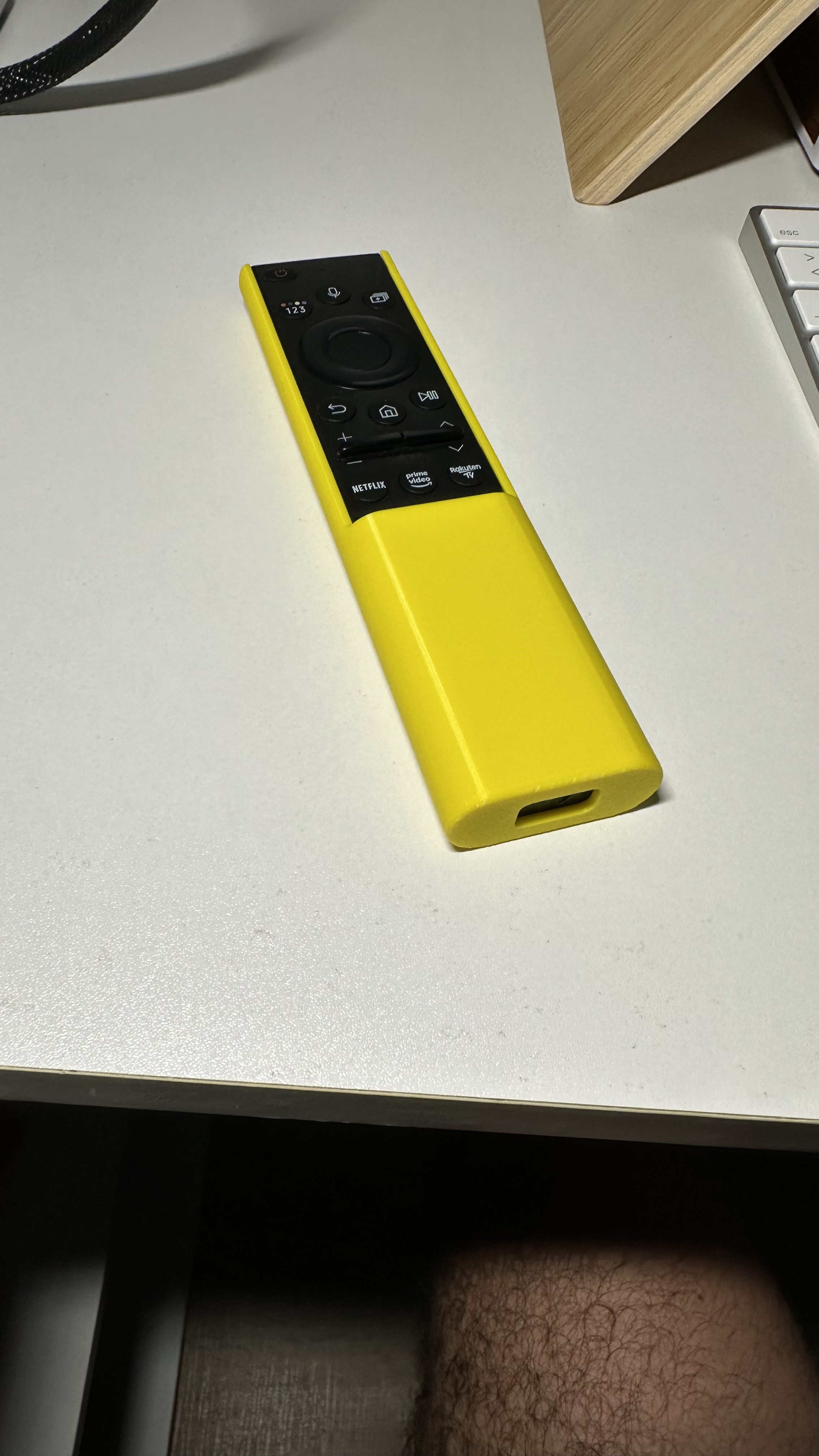 Samsung tv remote cover and stand by Marek Galčík | Download free STL ...