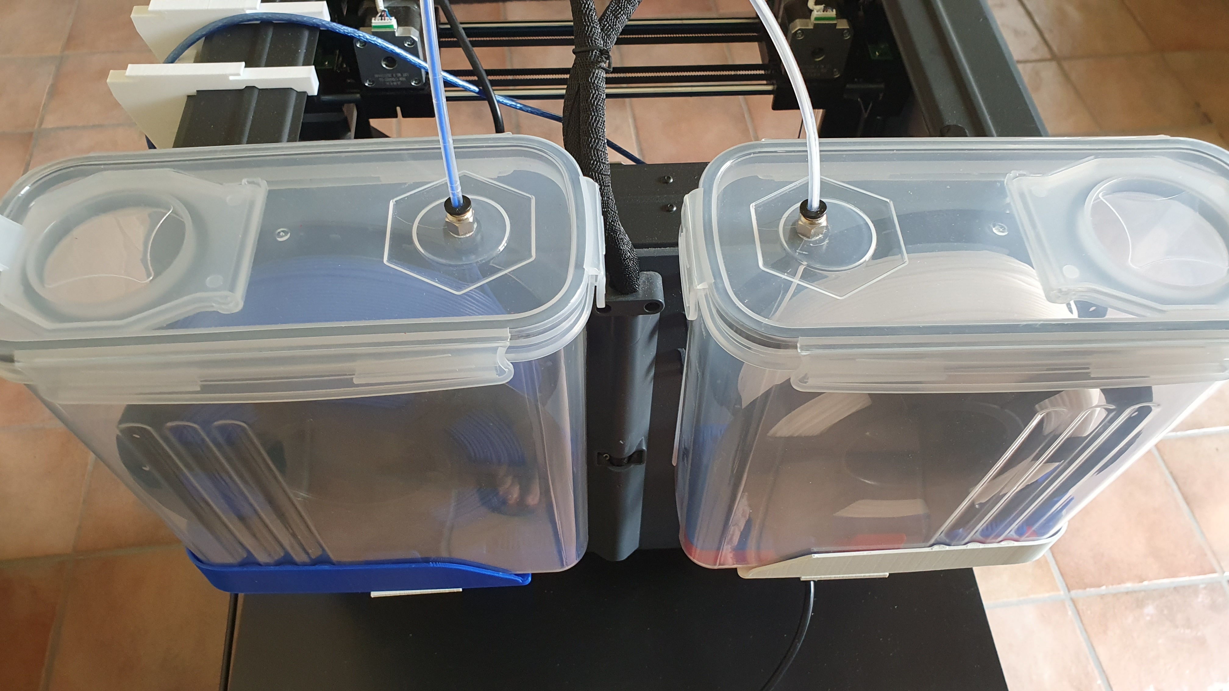 Flashforge Creator Pro 2 Wildone container holder by Gigi | Download ...