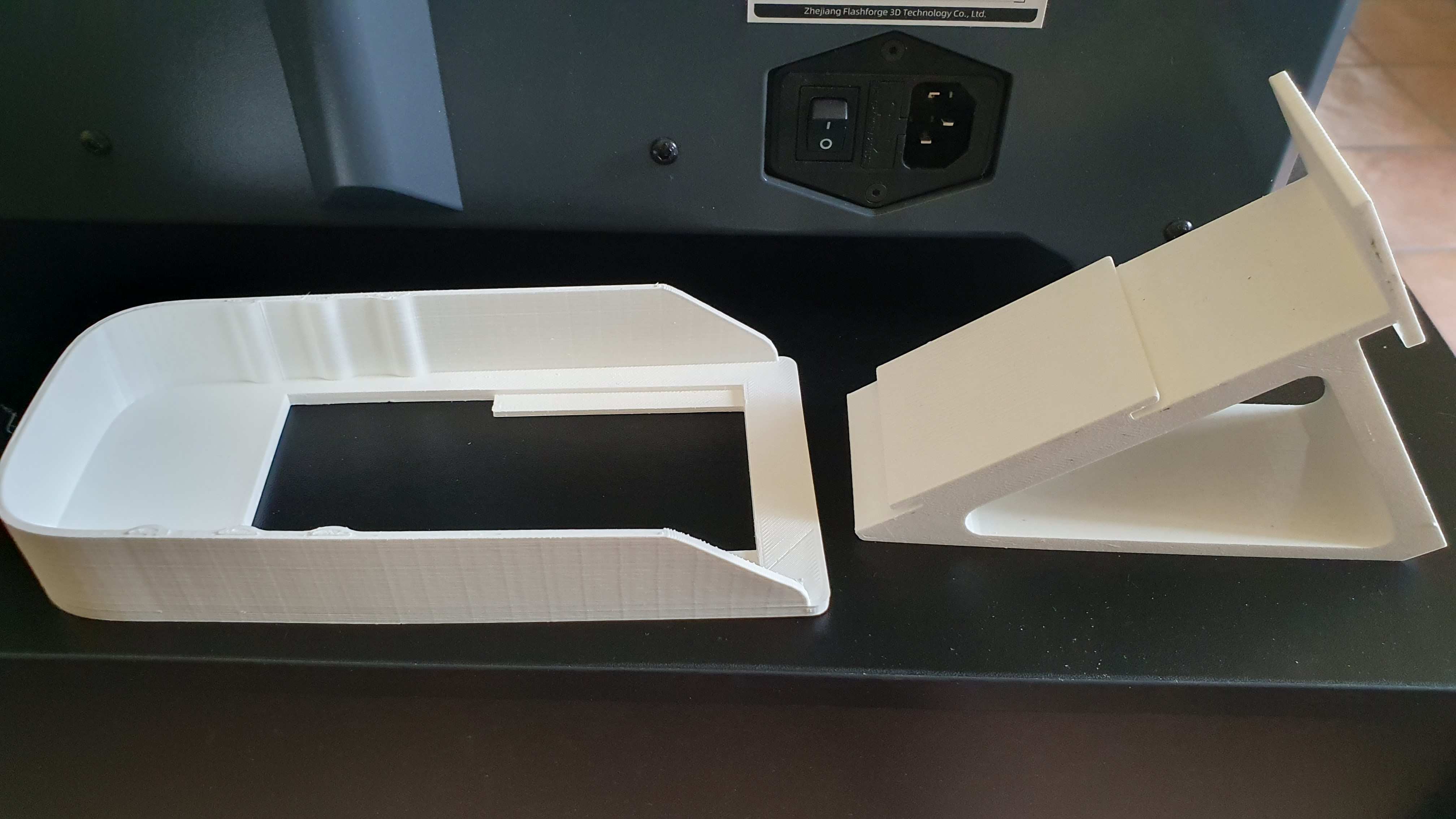 Flashforge Creator Pro 2 Wildone container holder by Gigi | Download ...