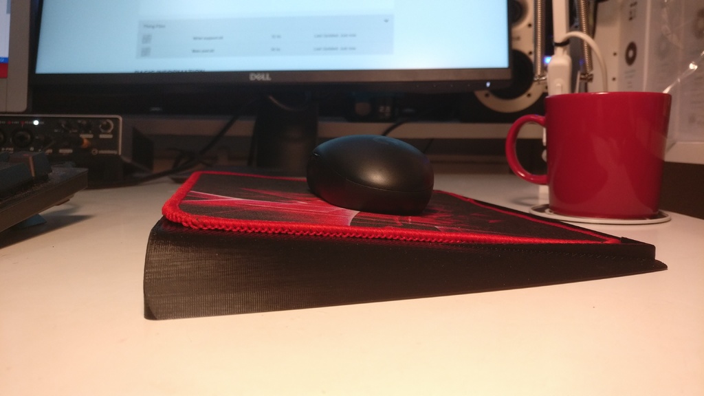 Ergonomic Tilted Mouse Pad by SubSite | Download free STL model ...