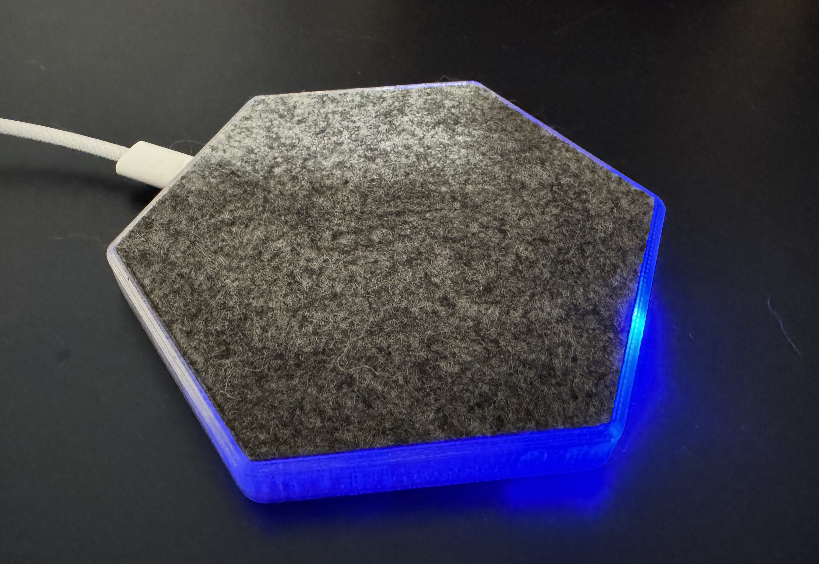 Wireless charger by Camper-Imperium | Download free STL model ...