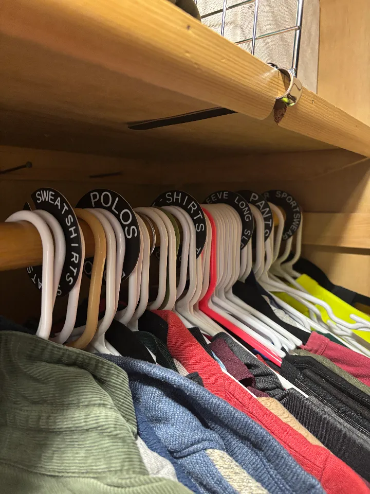 Clothes Hanger Rod label tags Parametric OpenSCAD by Douglas Hale ...