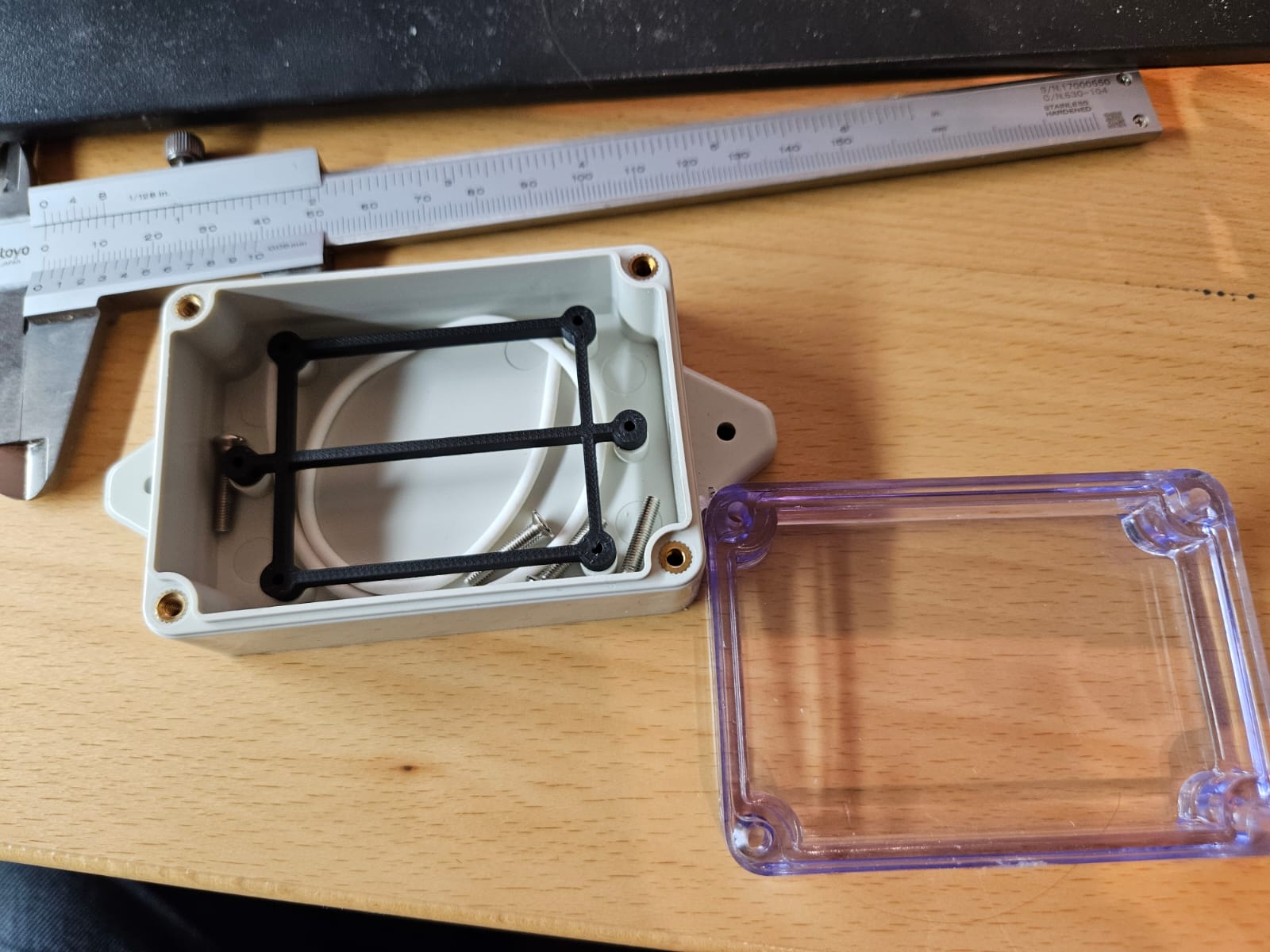 PCB Frame for Outdoor Enclosure (AliExpress / Amazon) by Limbo3500 ...