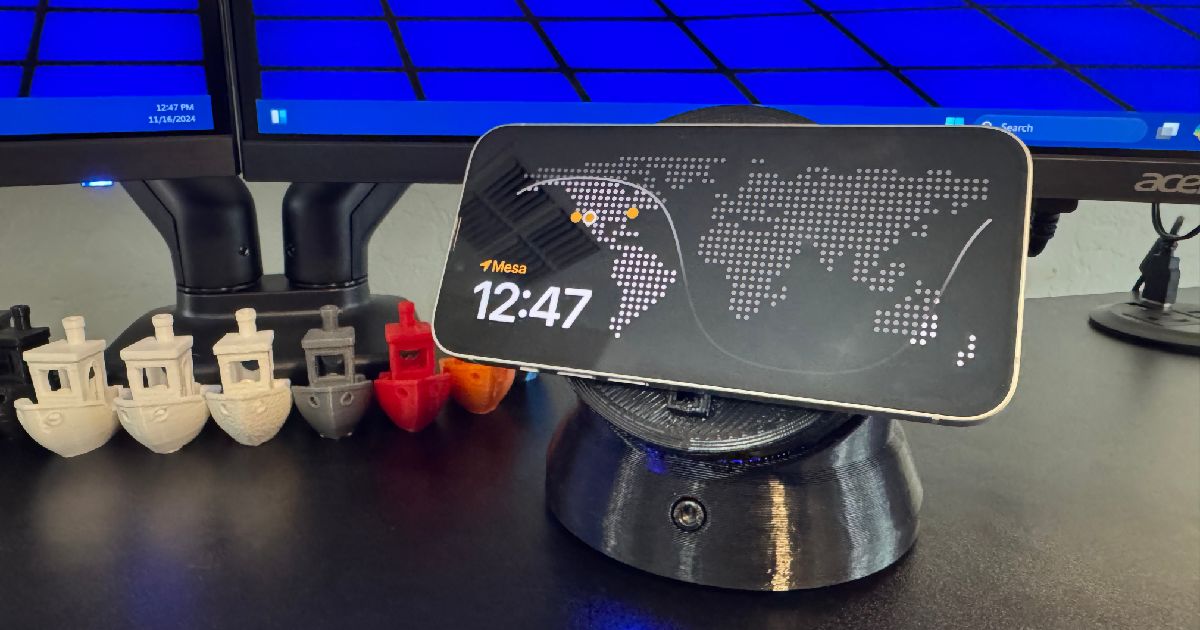 Rotating Phone Dock by Landon Beck | Download free STL model ...