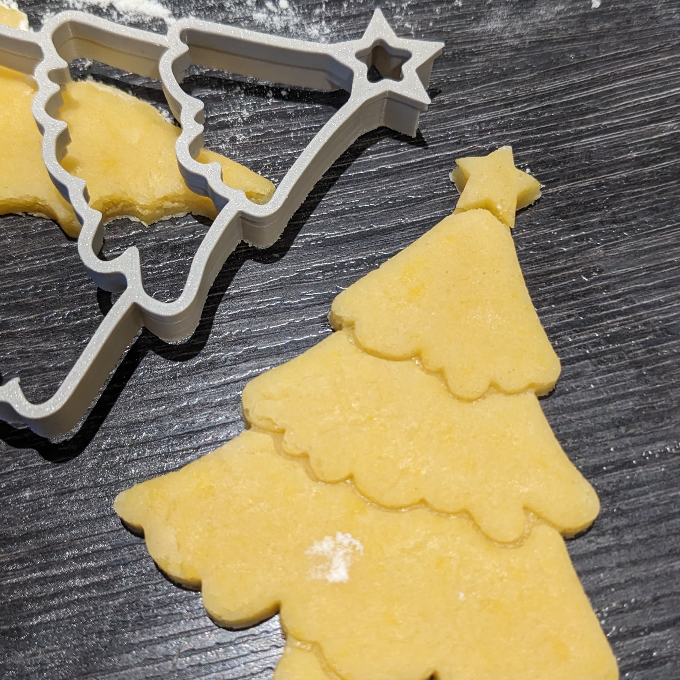 Cookie cutter - Christmas Tree - Works super easy, great results by ...