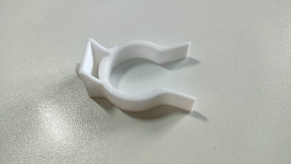 Clip for skirting board/kitchen plinth/Clip per battiscopa/zoccolo ...