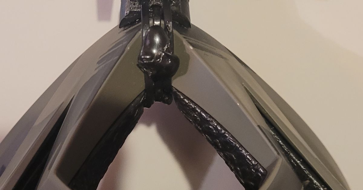 helmet holder/hanger by Norbert Gabla | Download free STL model ...