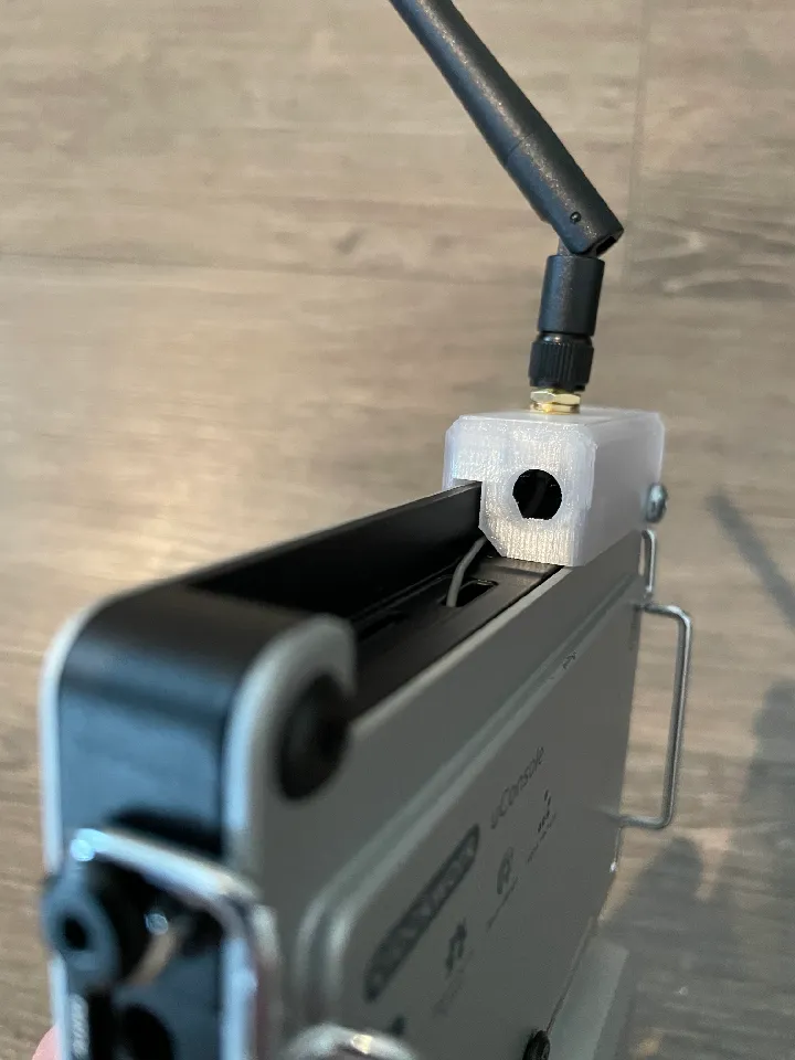 uConsole dual-SMA antenna mount by Jesse | Download free STL model | Printables.com