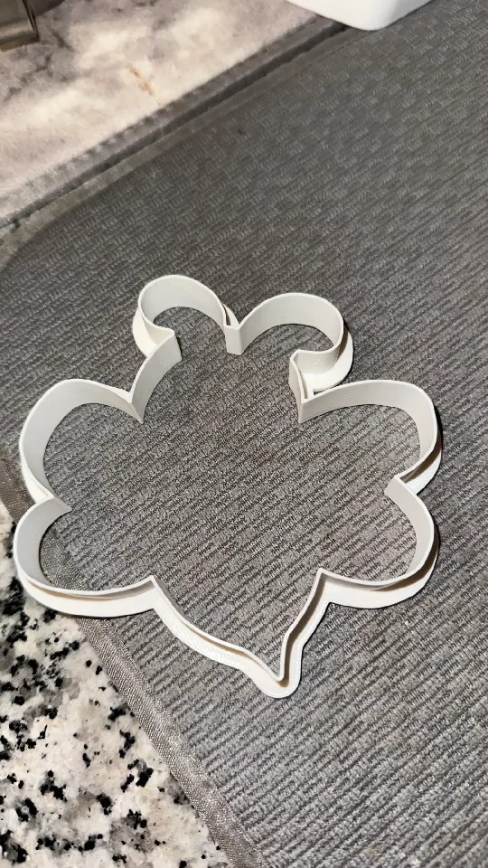 Bee Cookie / Sandwich Cutter - Outline by LandoC | Download free STL ...
