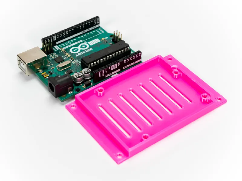 Enclosure for Arduino Uno form factor boards od autora Marcin Saj ...