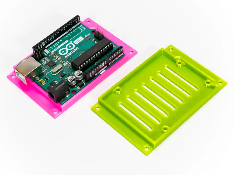 Enclosure for Arduino Uno form factor boards od autora Marcin Saj ...