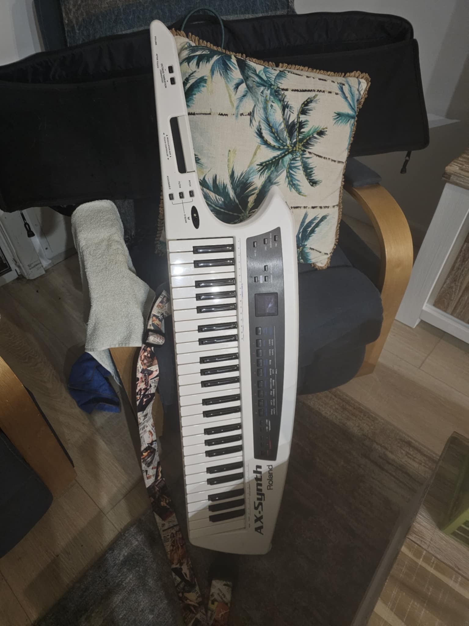 Roland Ax-Synth Keytar Modulation Bar Remix by Kohei | Download free ...