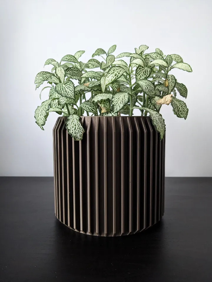 Ribbed Planter by Tycho Design | Download free STL model | Printables.com