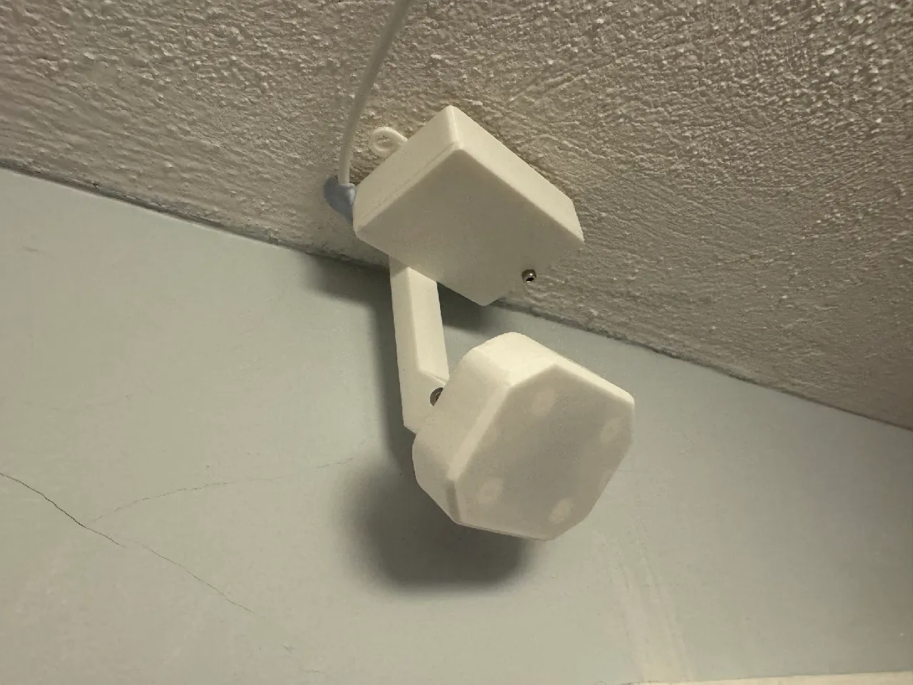 MMWave Lite Presence Sensor Enclosure by cromer | Download free STL ...