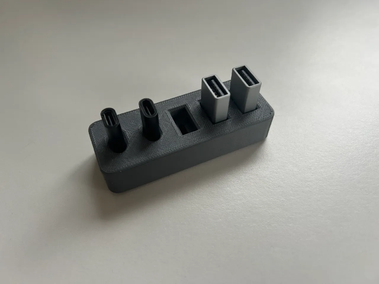 USB-C dongle organizer by Julius | Download free STL model | Printables.com