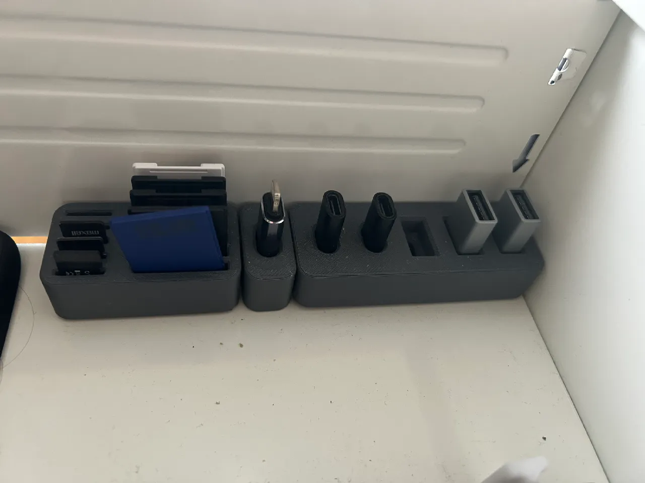 USB-C dongle organizer by Julius | Download free STL model | Printables.com
