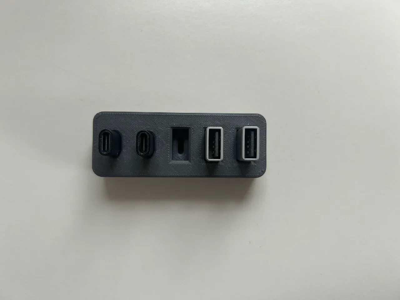 USB-C dongle organizer by Julius | Download free STL model | Printables.com