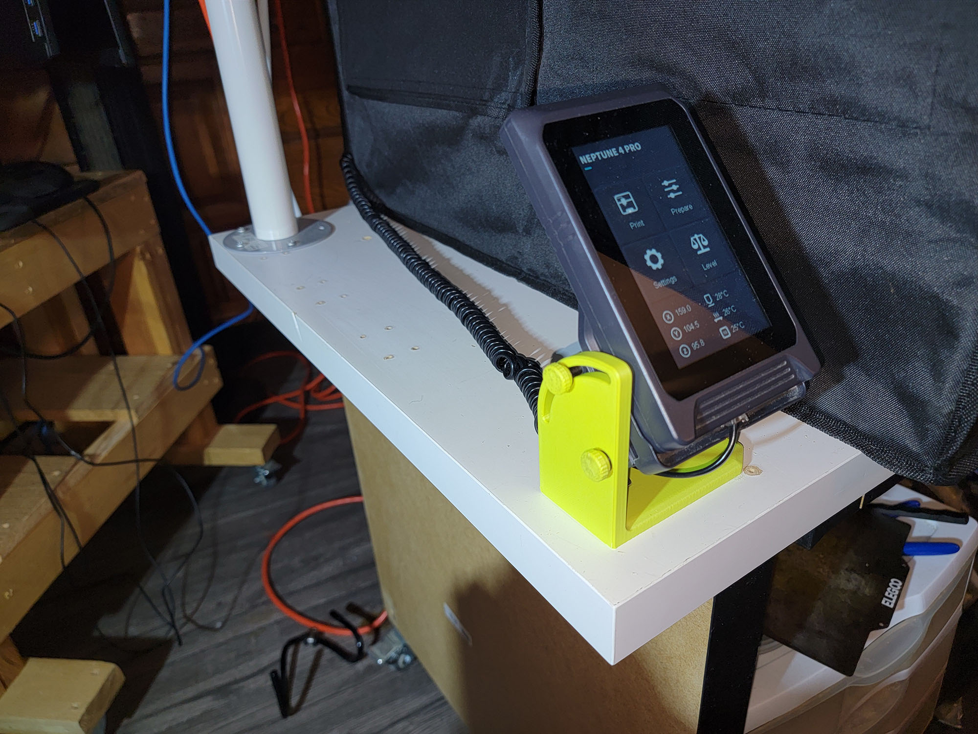 Neptune 4 Pro Display Tilt Mount von Michelle | Kostenloses STL-Modell ...