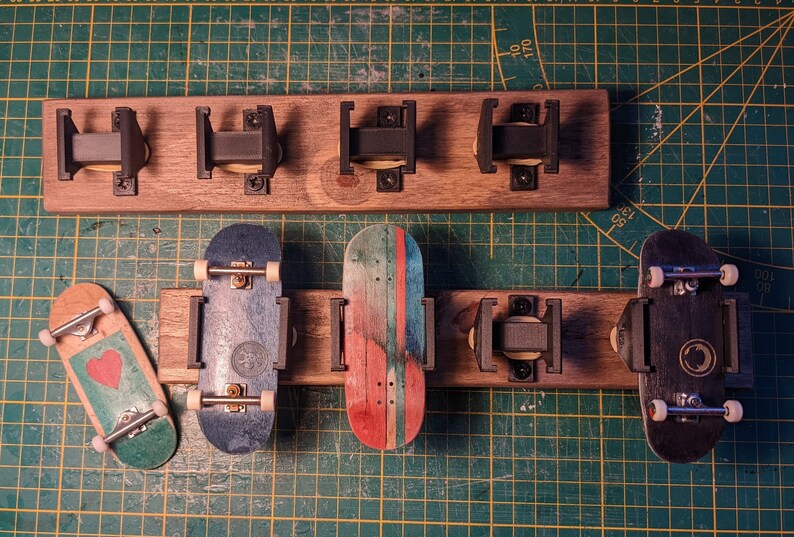 Fingerboard deck wall mount by Simonstre | Download free STL model ...